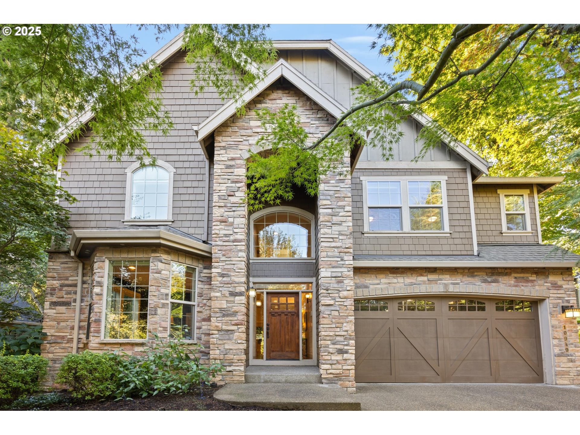 10949 SW 30th Pl, Portland, OR 97219 - MLS 355683694 - Coldwell Banker