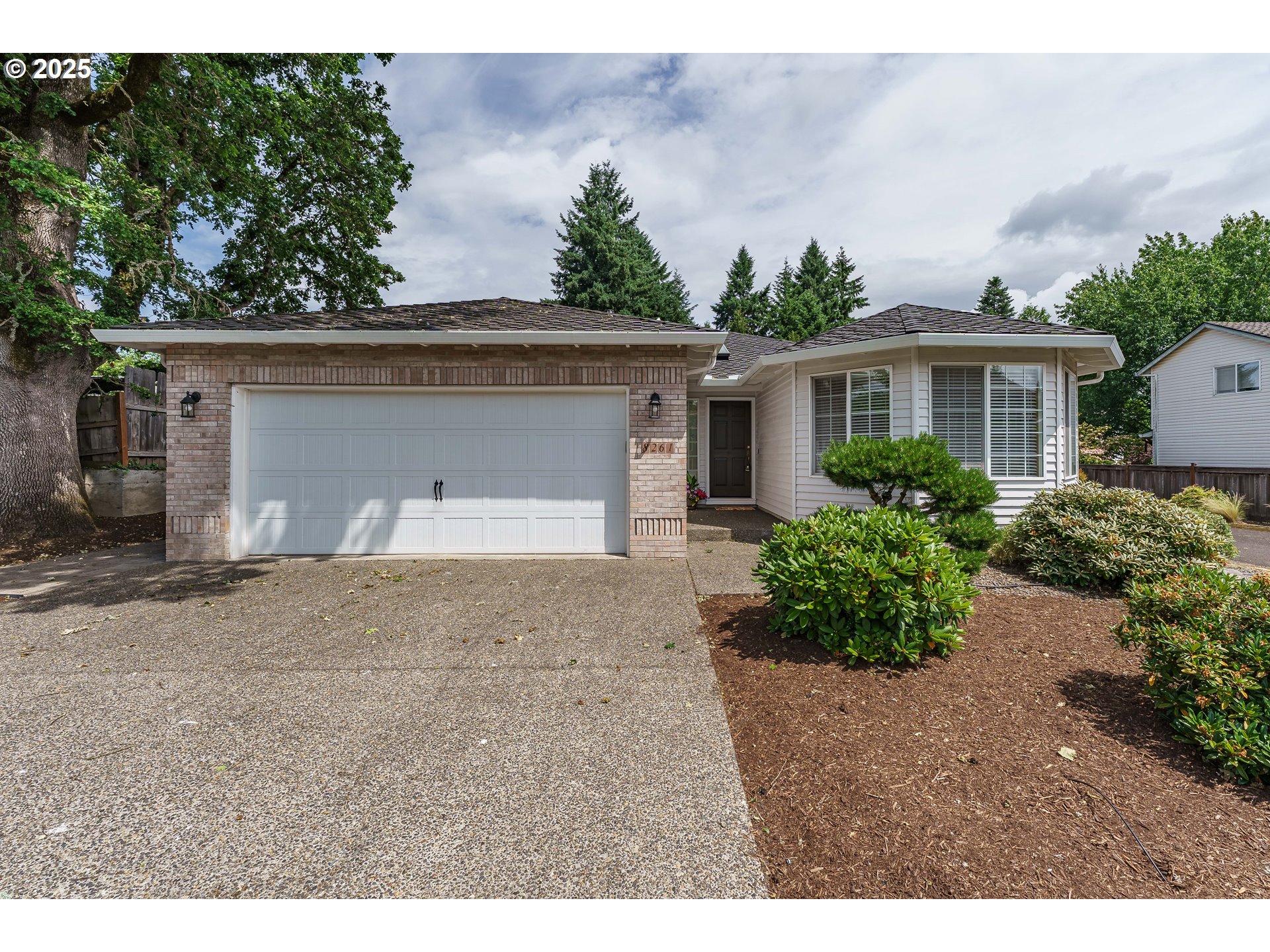 8261 SW Matthew Park St, Portland, OR 97224 - MLS 374948094 - Coldwell ...