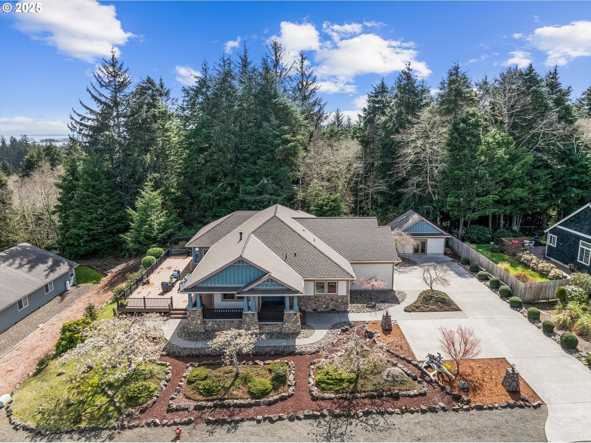 751 Lakeview Dr, Ilwaco, WA 98624 - MLS 385632952 - Coldwell Banker