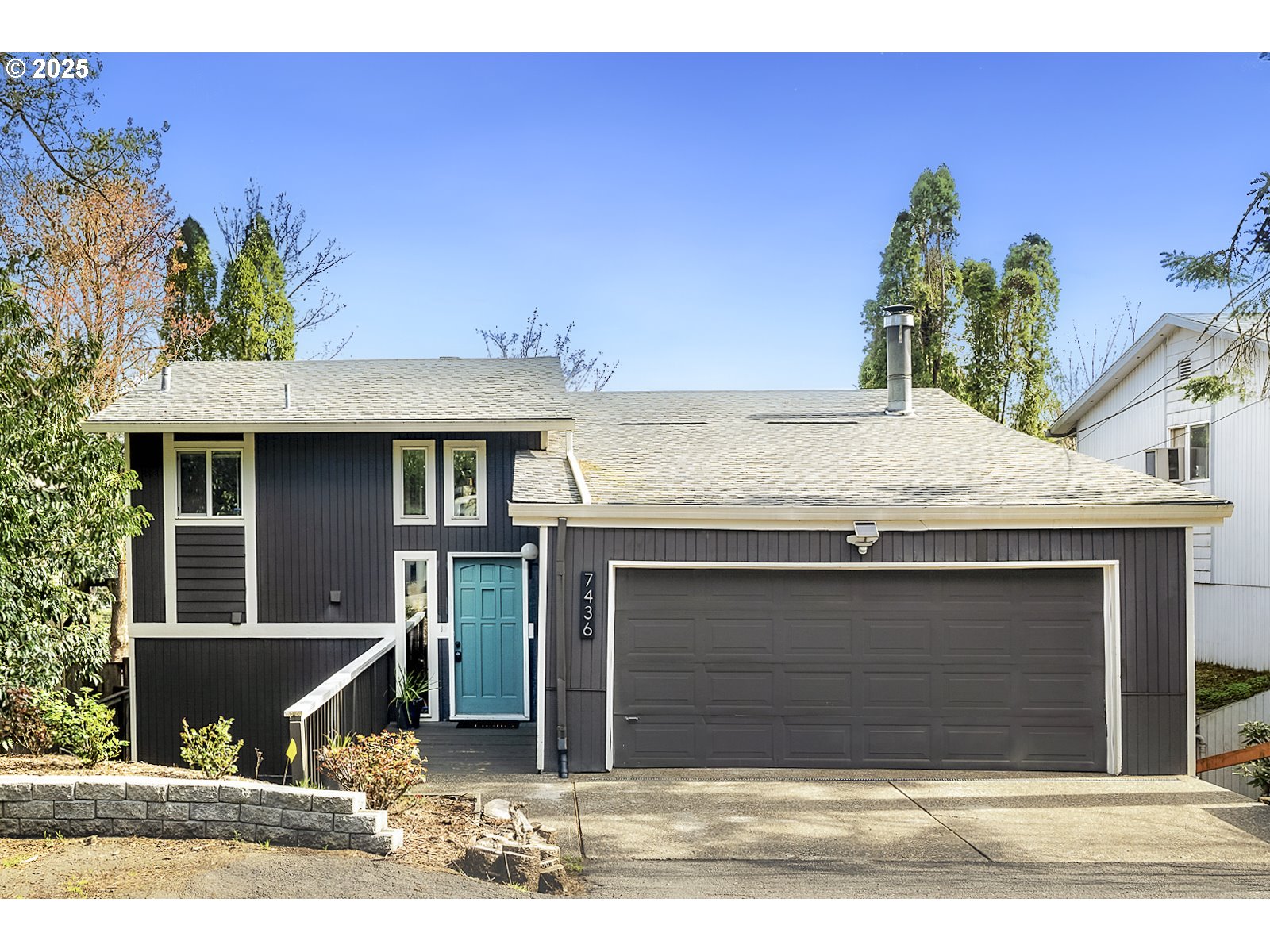 7436 SW 17th Dr, Portland, OR 97219 - MLS 410039465 - Coldwell Banker