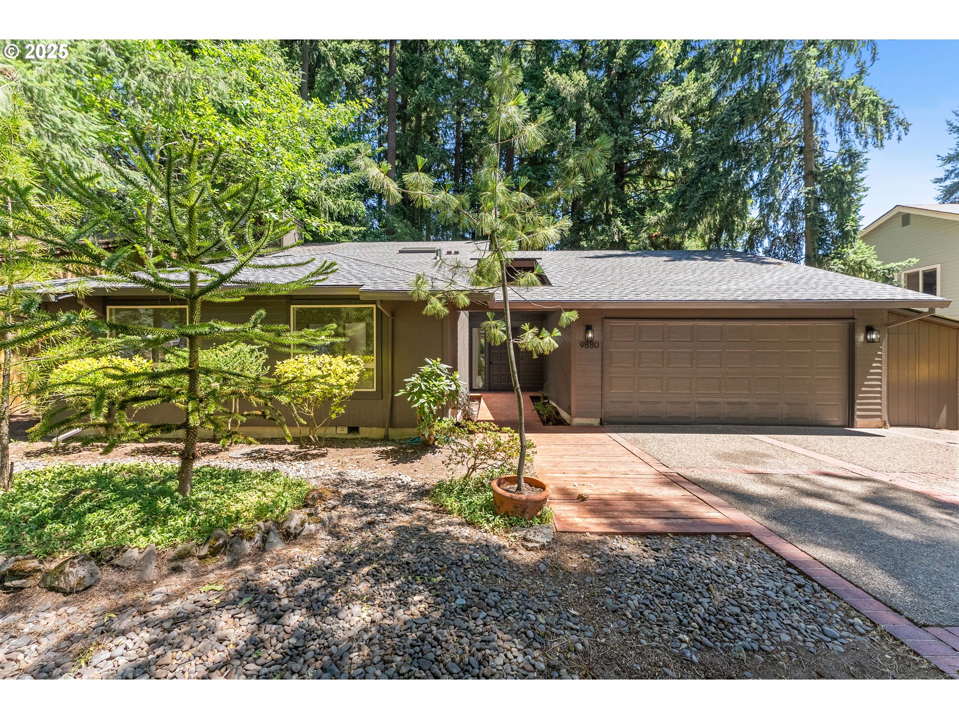 9880 SW 135th Ave, Beaverton, OR 97008 - MLS 566312882 - Coldwell Banker