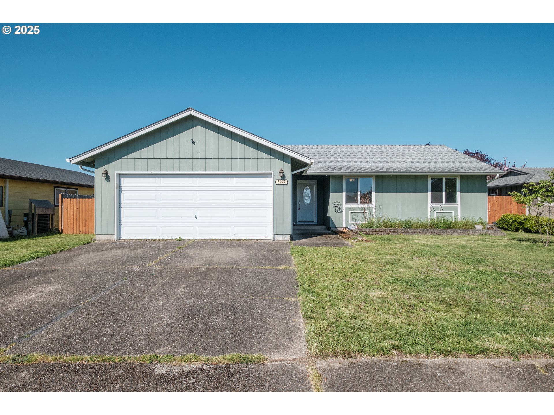 3197 Columbine St, Lebanon, OR 97355 - MLS 569990900 - Coldwell Banker