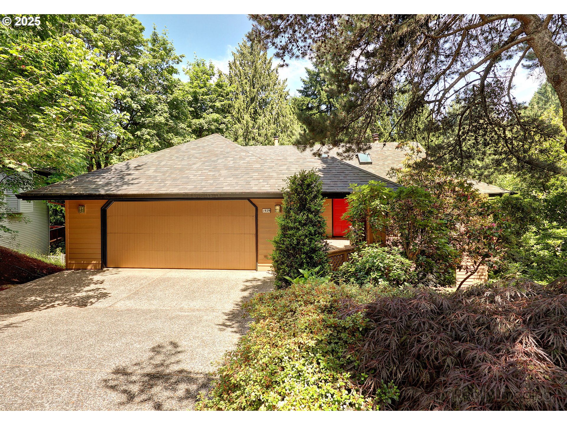1929 SW Broadleaf Dr, Portland, OR 97219 - MLS 640550009 - Coldwell Banker