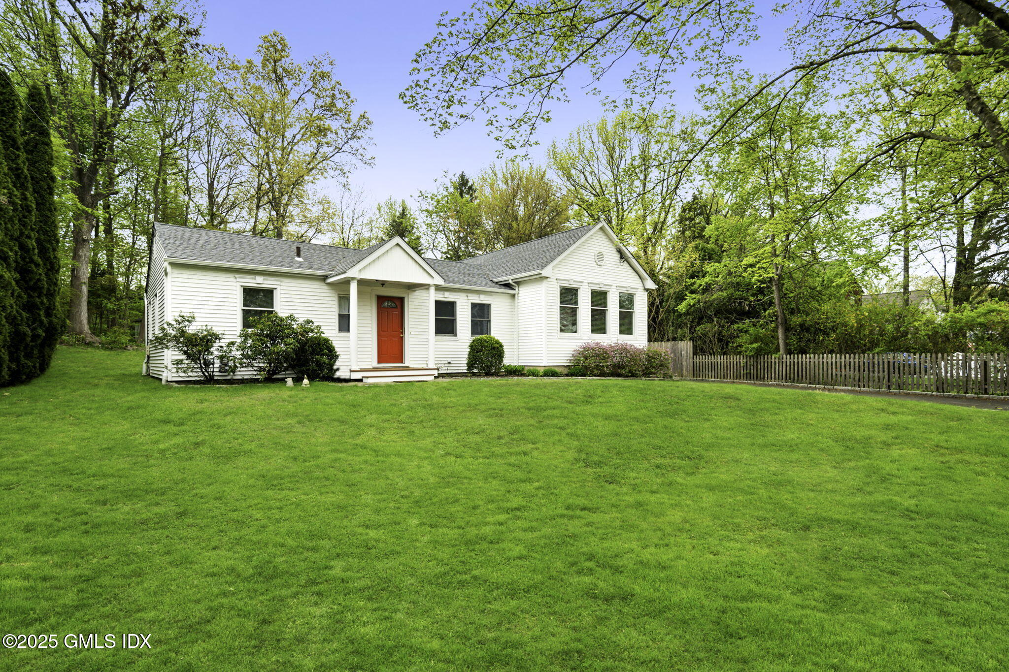 33 Circle Dr, Greenwich, CT 06830 - MLS 122380 - Coldwell Banker