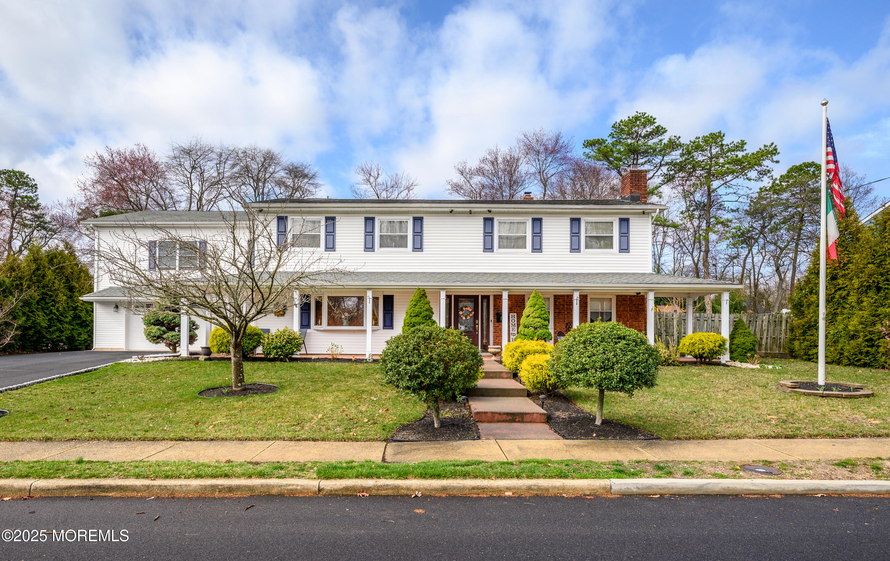 39 Old Bridge Dr, Howell Township, NJ 07731 - MLS 22509059 - Coldwell ...