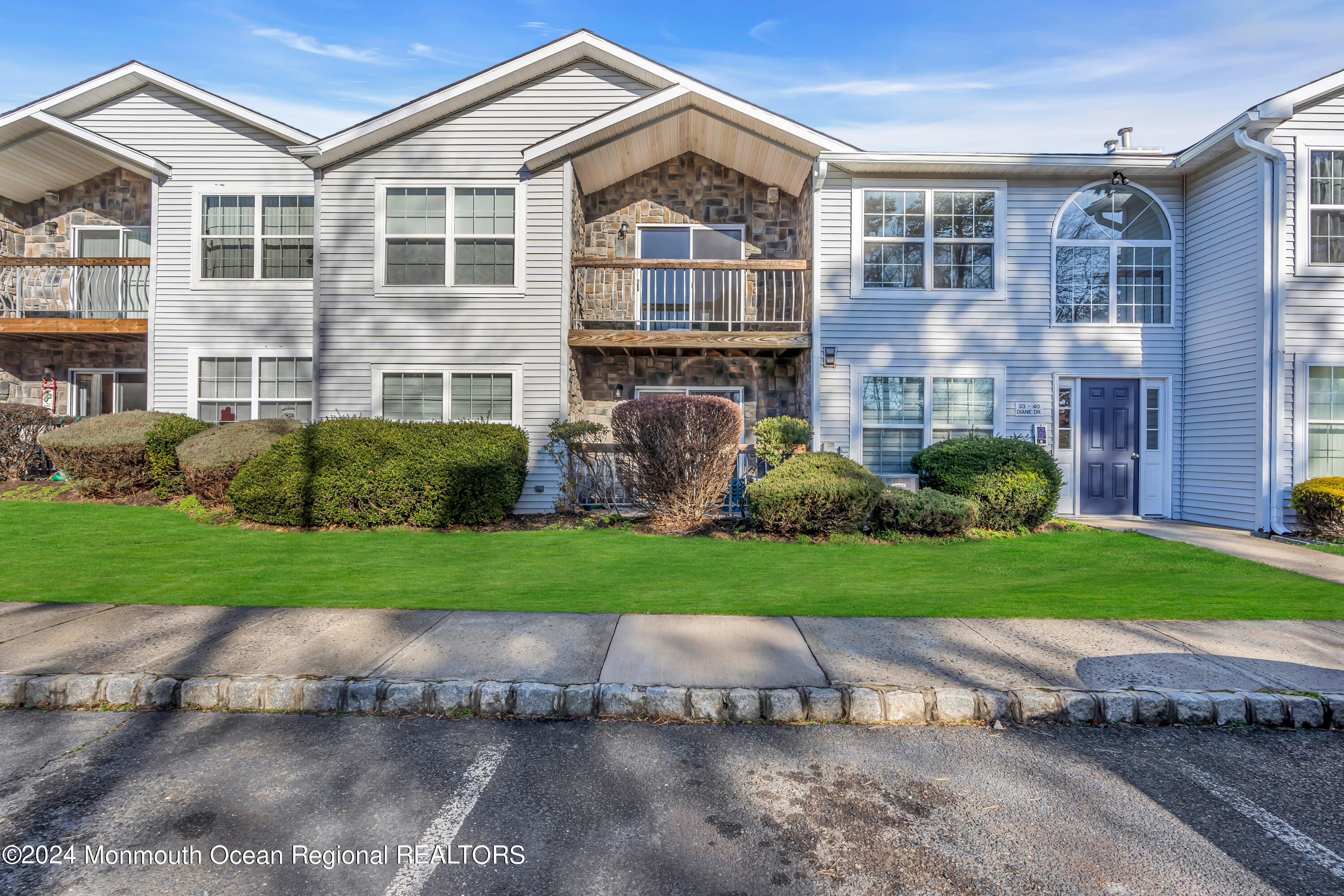 33 Diane Dr Tinton Falls Nj 07753 Mls 22400065 Coldwell Banker