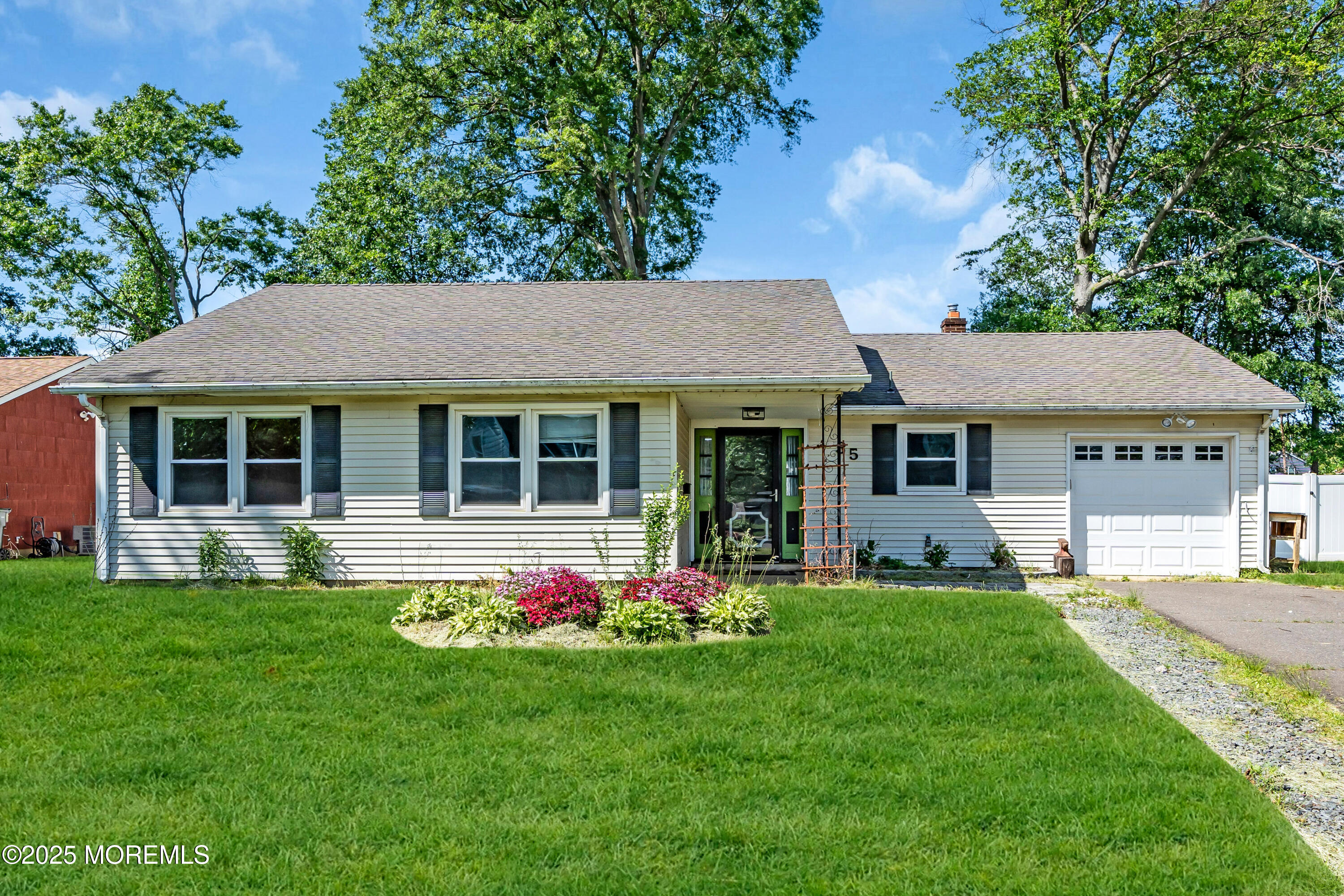 35 Tara Lin Dr, Hazlet Township, NJ 07730 - MLS 22515032 - Coldwell Banker