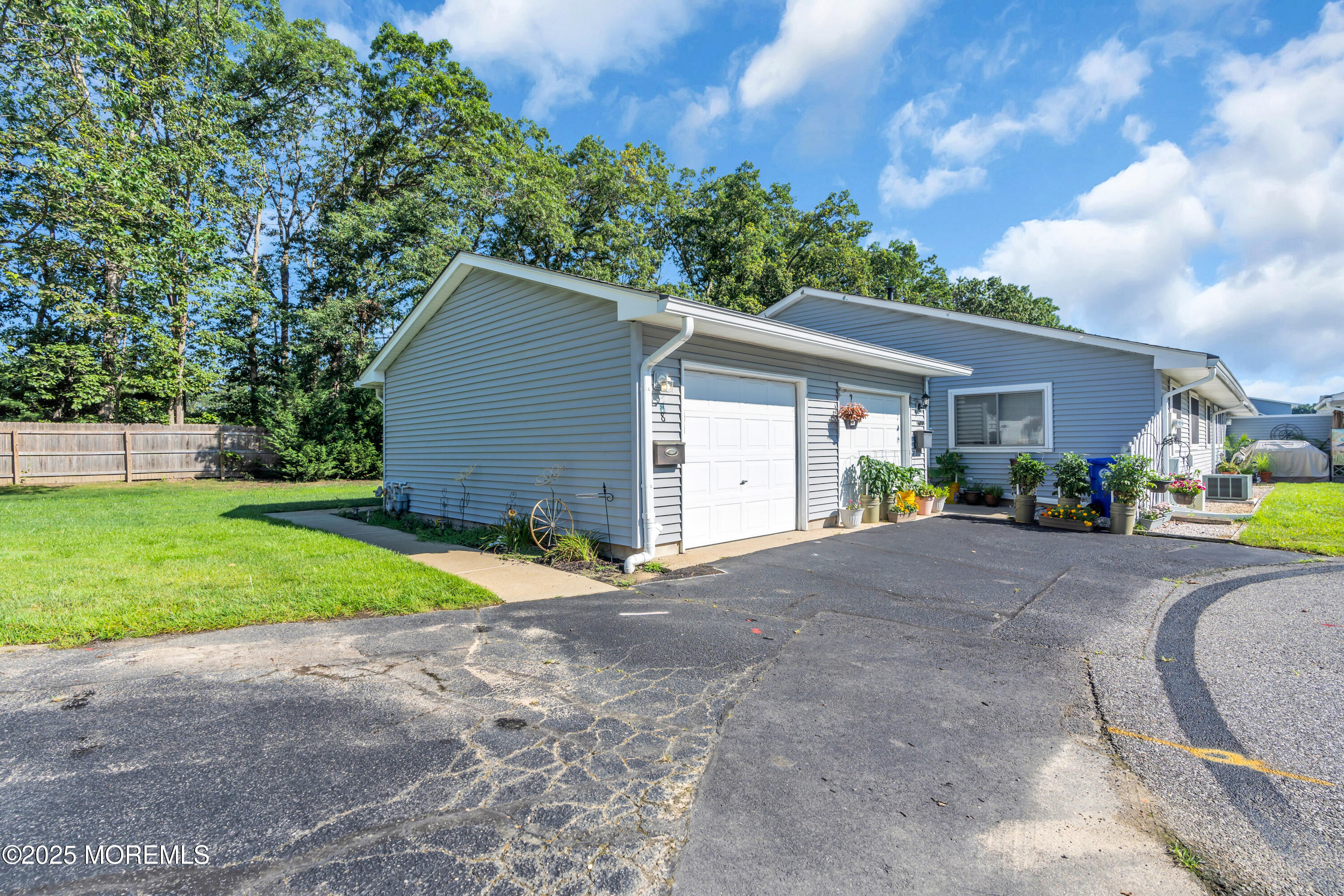8 Debbie Dr, Brick, NJ 08724 - MLS 22521810 - Coldwell Banker