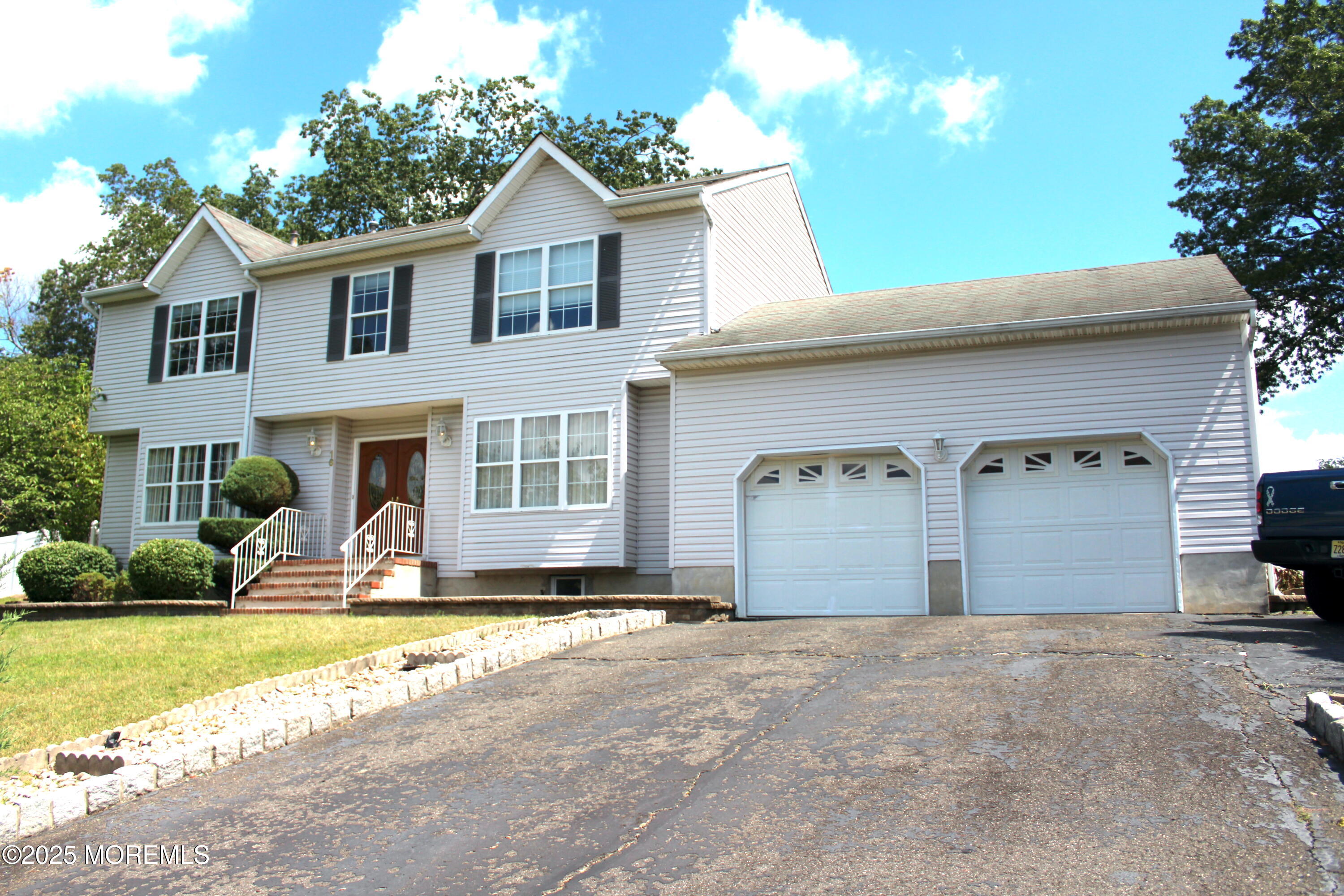 16 Rizzo Ct, Howell Township, NJ 07731 - MLS 22524844 - Coldwell Banker