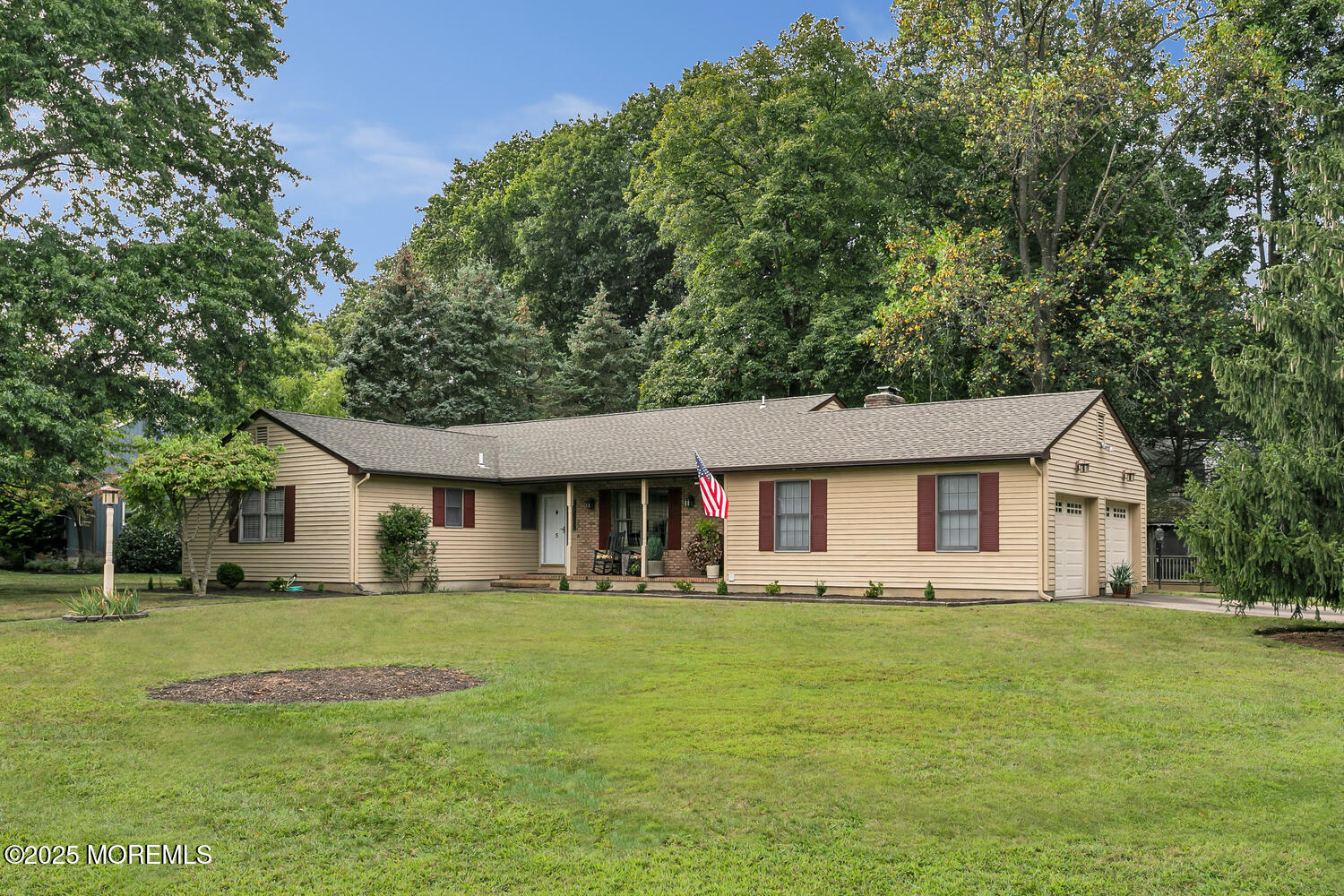 5 Lisa Ct, Little Silver, NJ 07739 - MLS 22527740 - Coldwell Banker