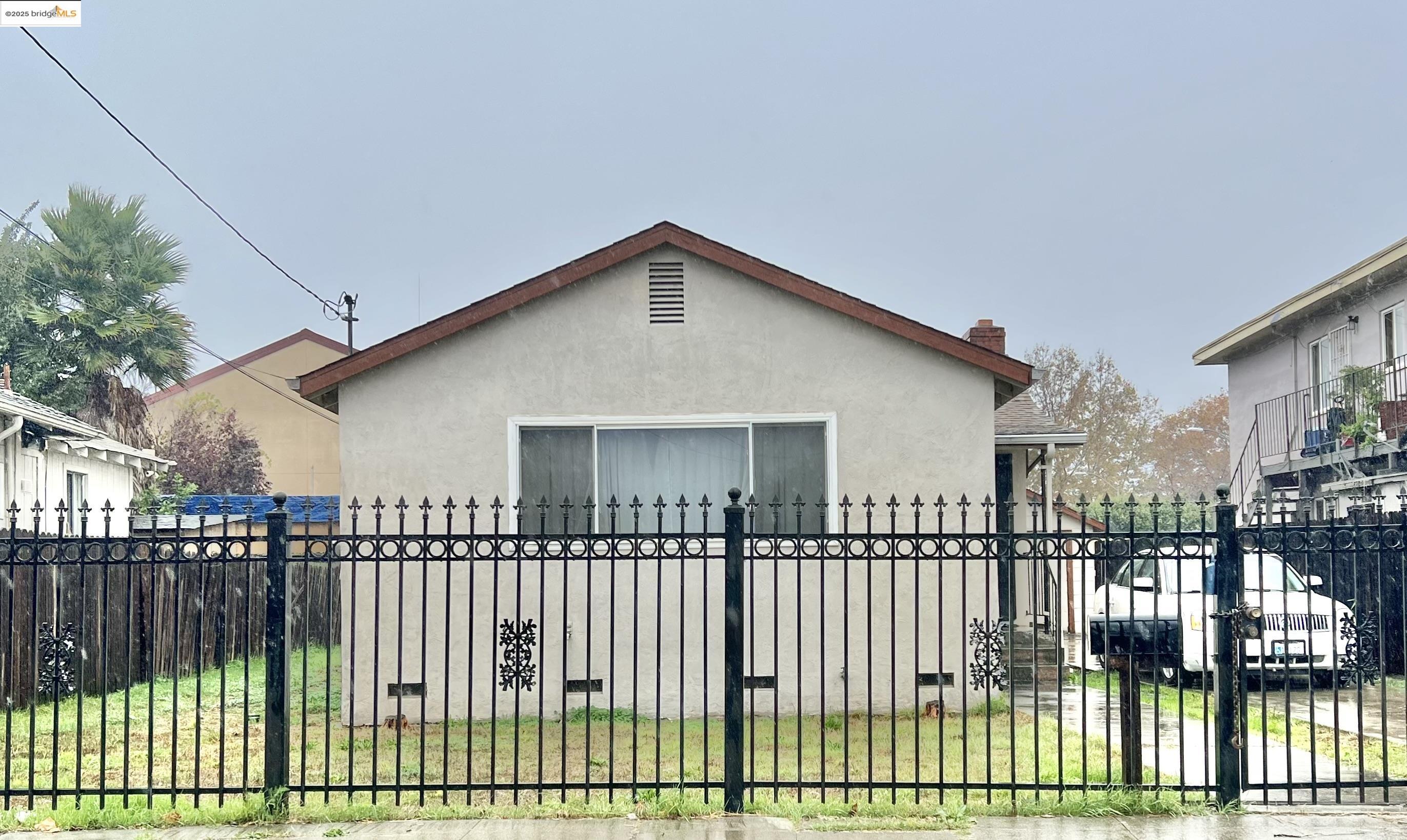 9719 Holly St, Oakland, CA 94603 - MLS 41117080 - Coldwell Banker
