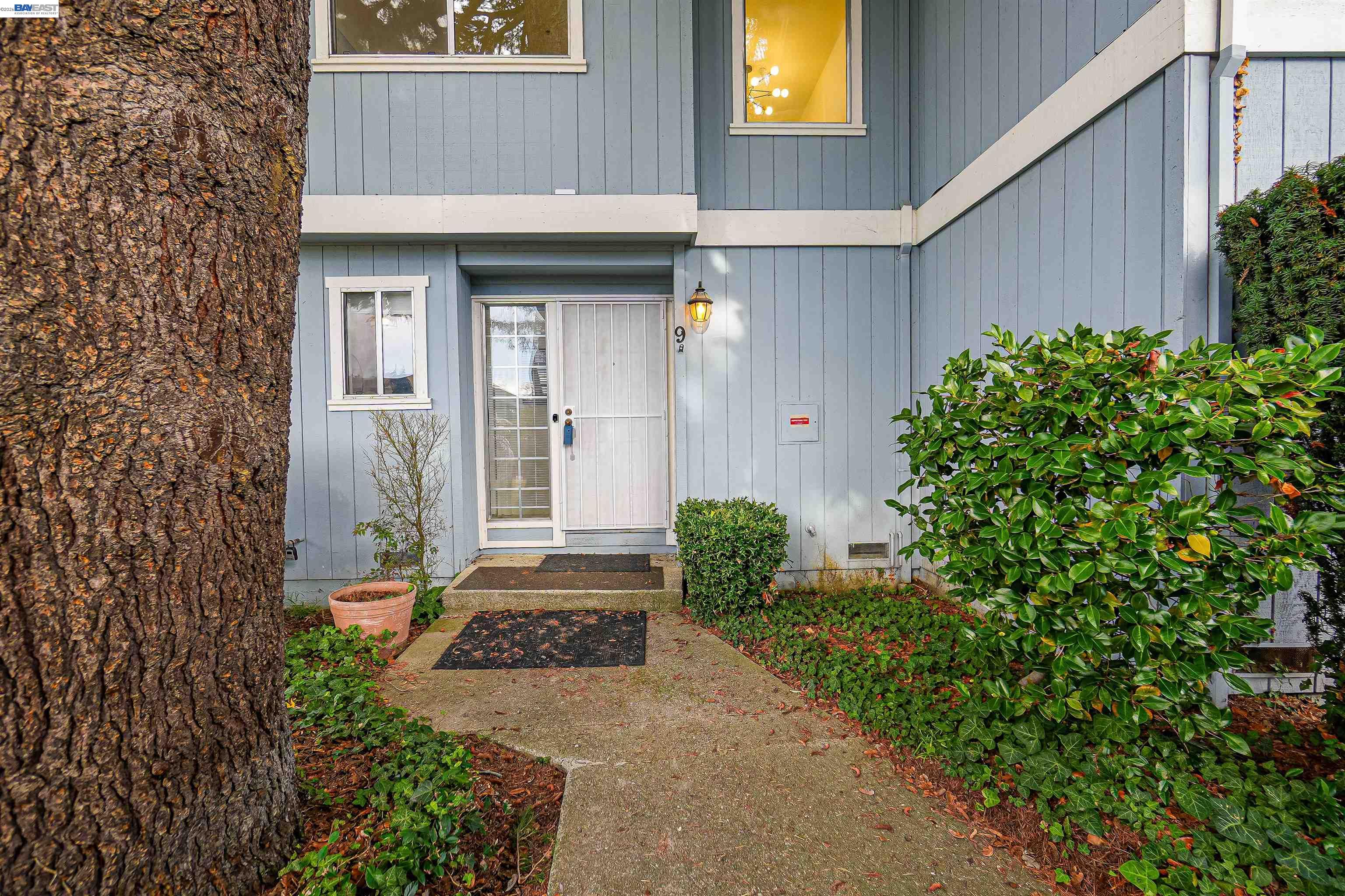 20115 Redwood Rd #9, Castro Valley, CA 94546 - MLS 41120077 - Coldwell ...