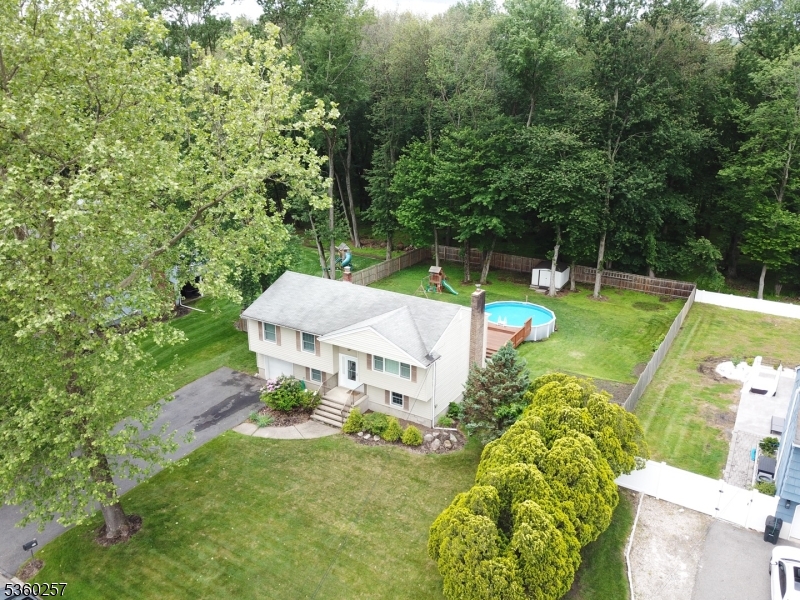 77 Forest Dr, Pequannock Township, NJ 07444 - MLS 3965046 - Coldwell Banker