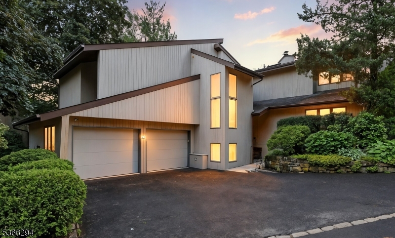 29 Stonegate Dr, Watchung, NJ 07069 - MLS 3970692 - Coldwell Banker