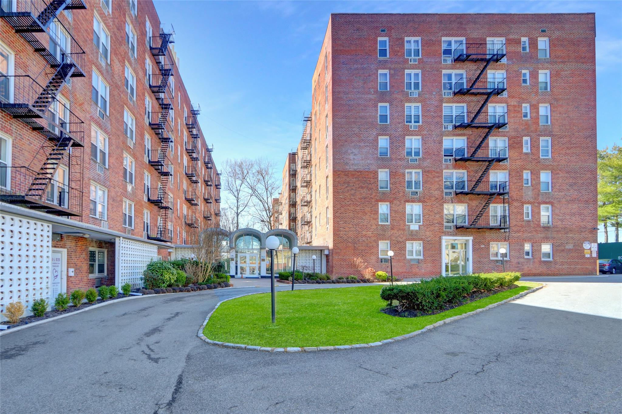 54-40 Little Neck Pkwy #5P, Little Neck, NY 11362 - MLS 832169 ...