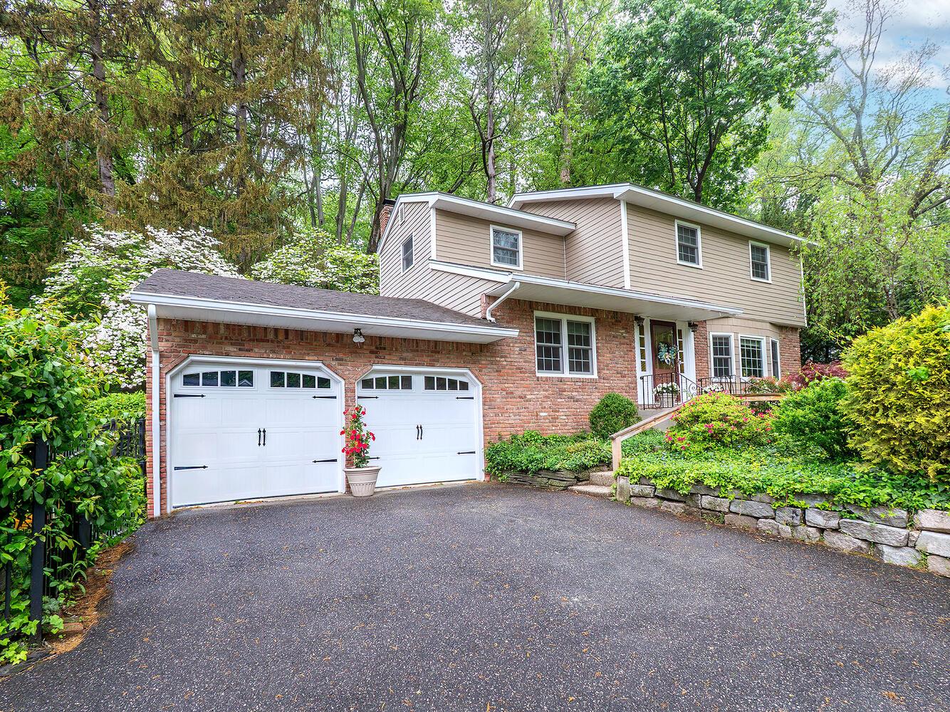 348 Littleworth Ln, Sea Cliff, NY 11579 - MLS 857846 - Coldwell Banker