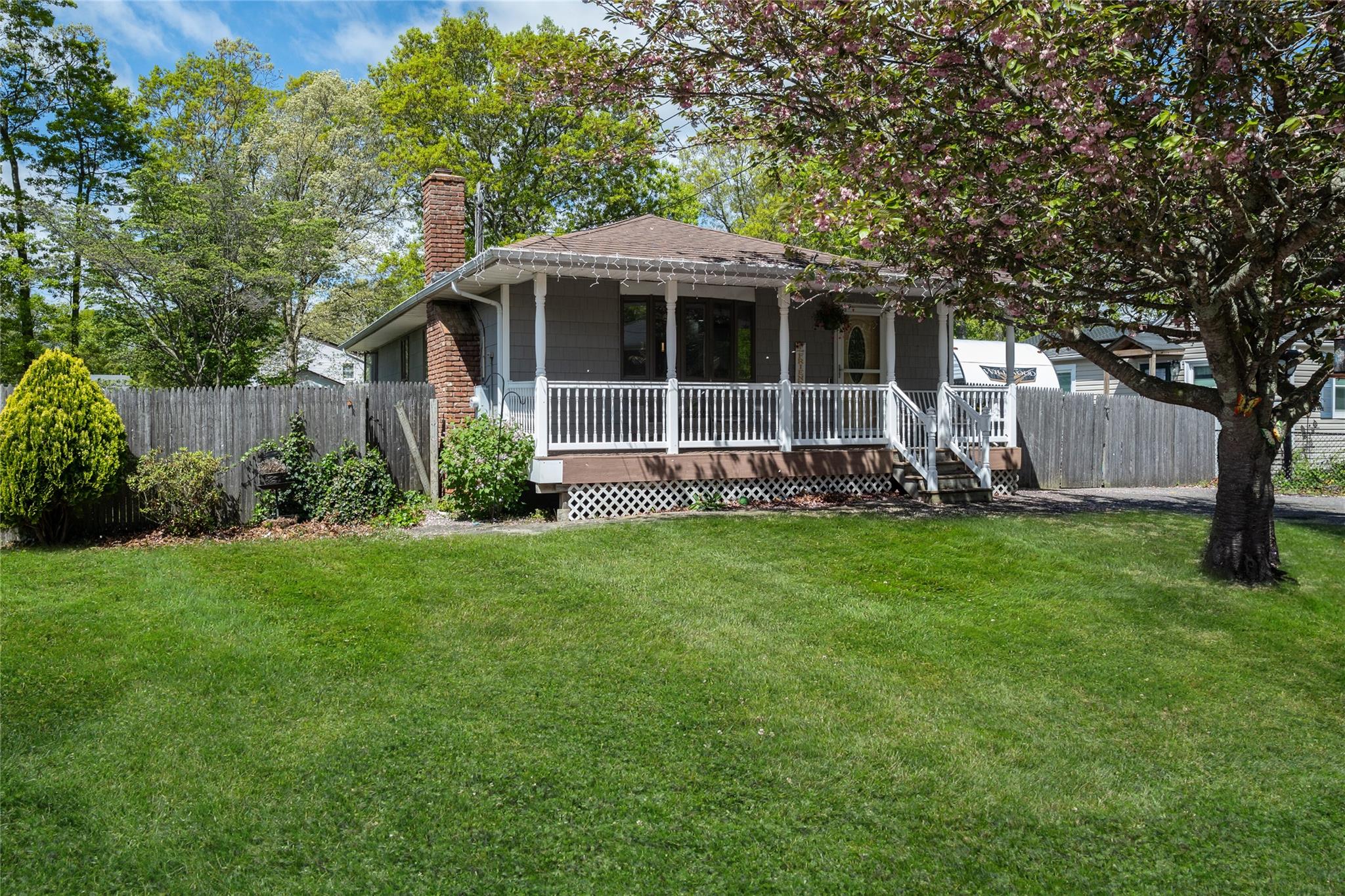 32 Robinwood St, Mastic, NY 11950 - MLS 859124 - Coldwell Banker