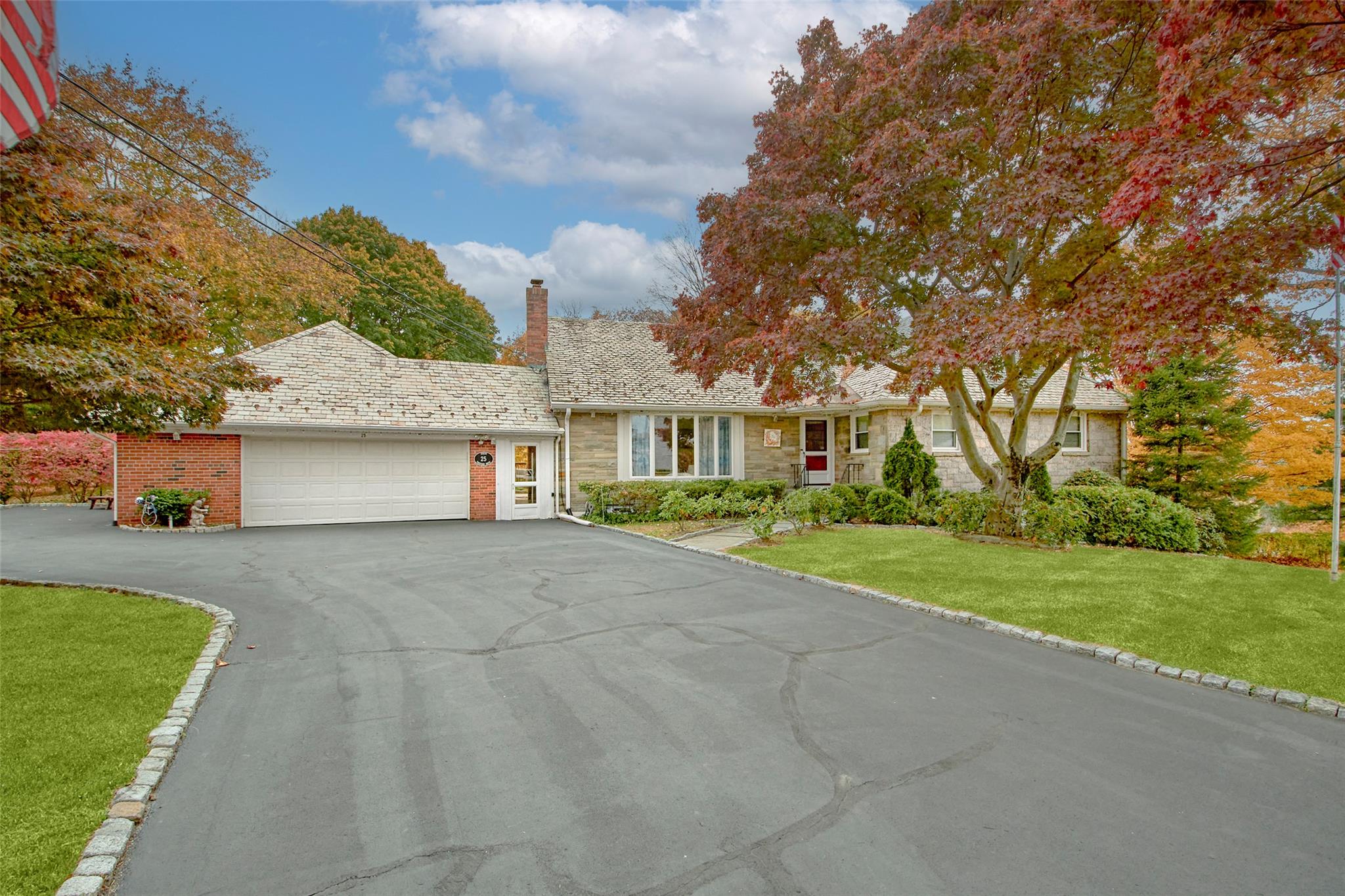 25 Fountain Dr, Valhalla, NY 10595 - MLS 875685 - Coldwell Banker