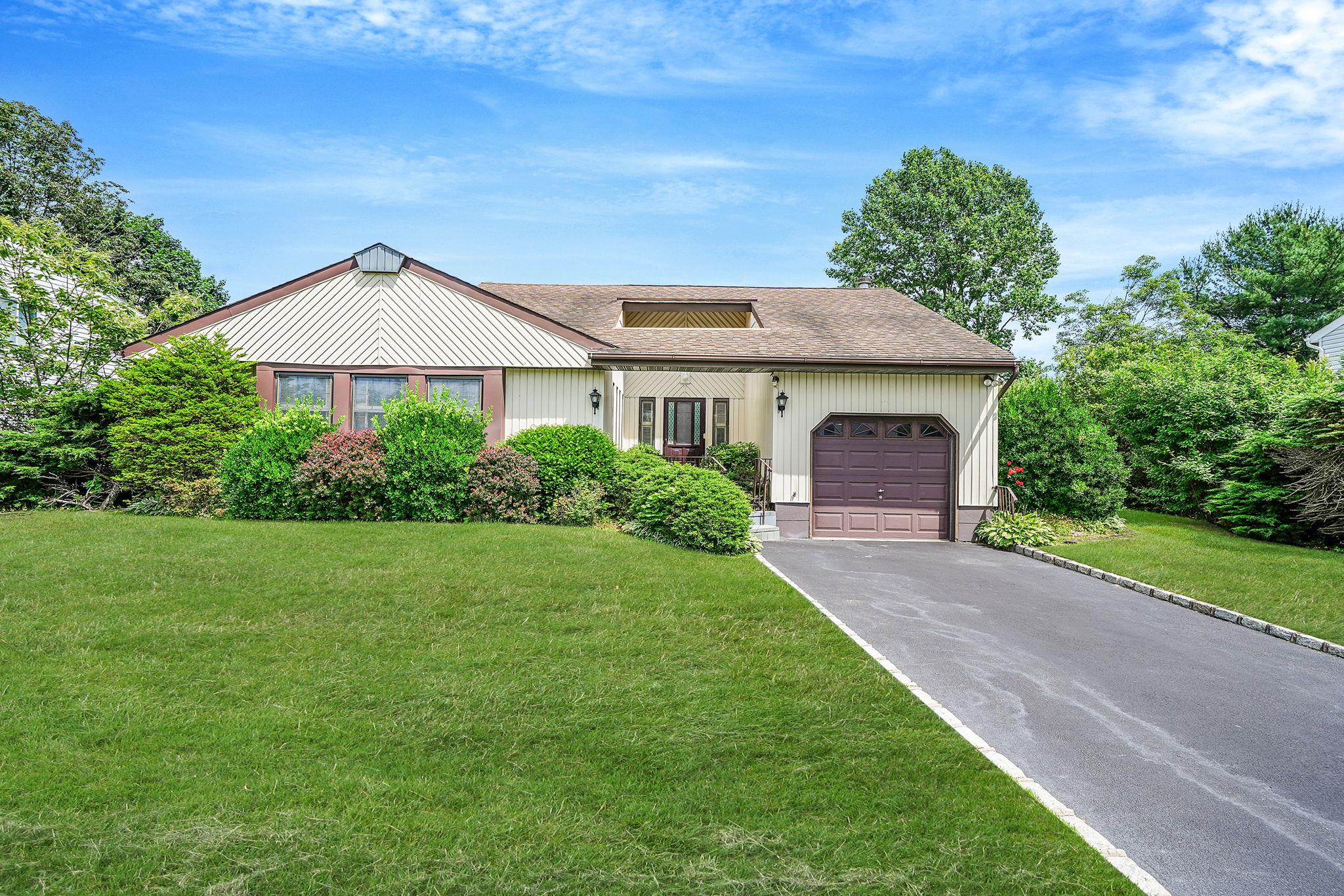 43 Forte Ave, Medford, NY 11763 - MLS 878493 - Coldwell Banker