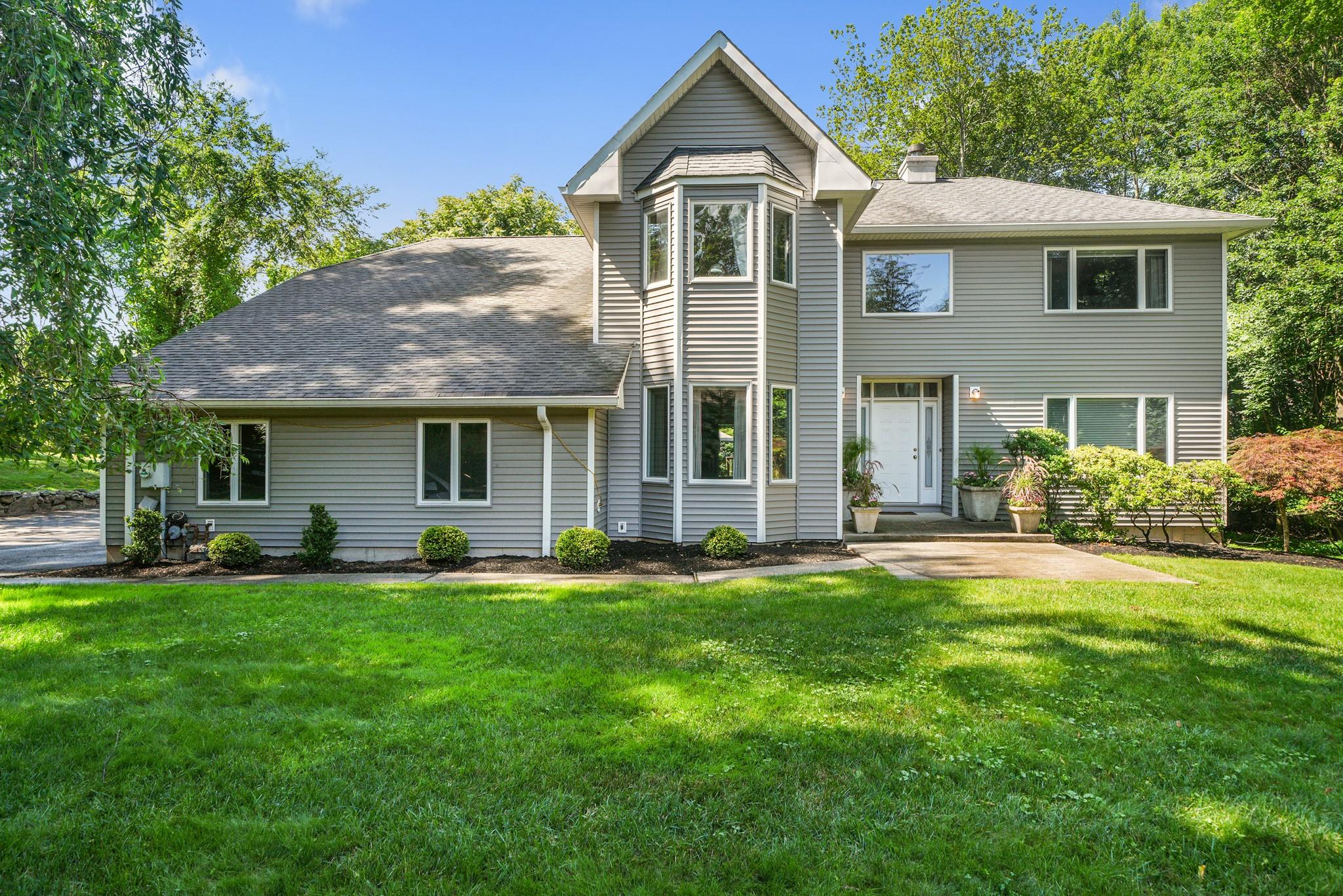 70 Hickory St, Blauvelt, NY 10913 - MLS 886053 - Coldwell Banker