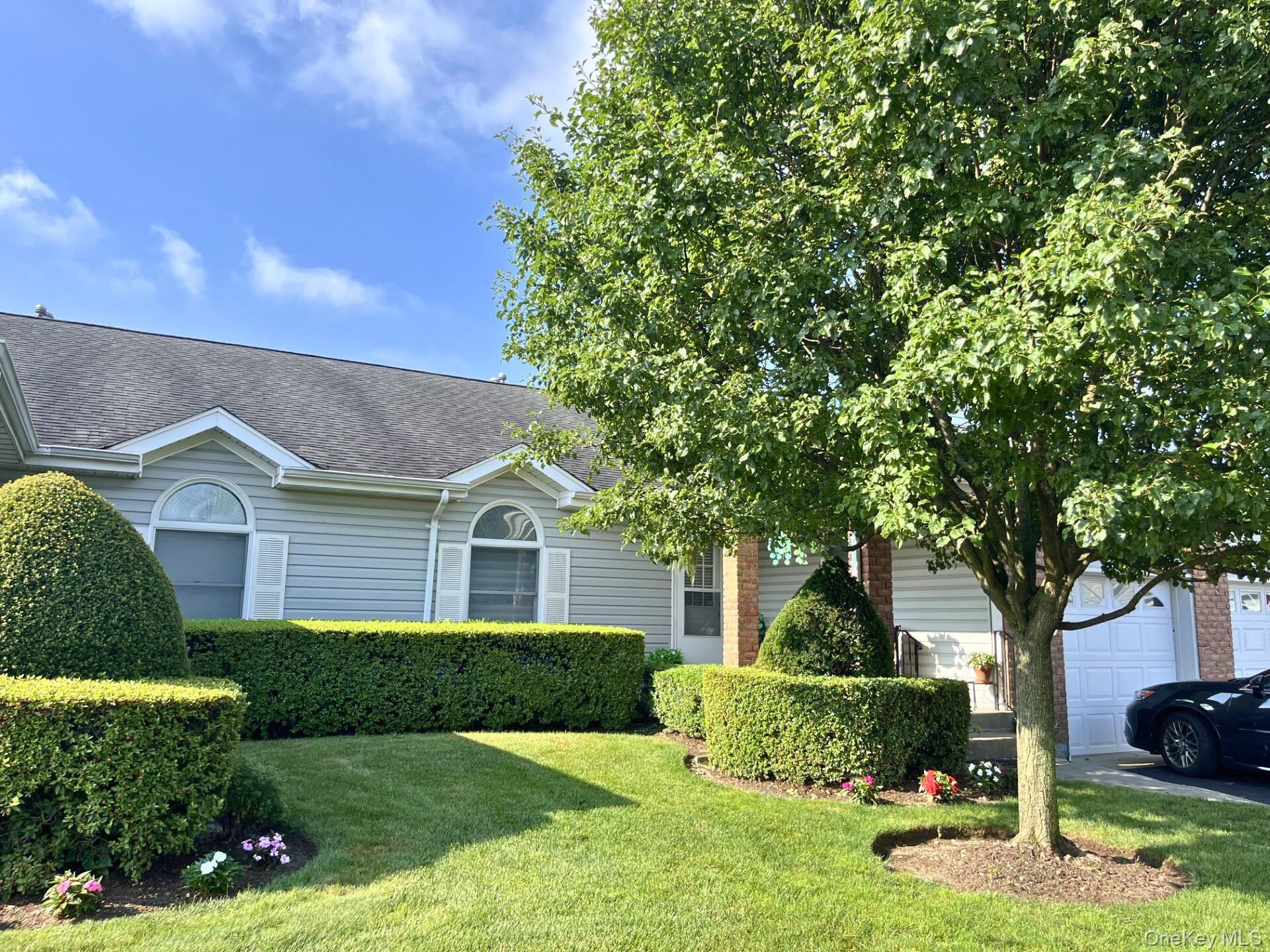 27 Primrose Ln, North Babylon, NY 11703 - MLS 887648 - Coldwell Banker