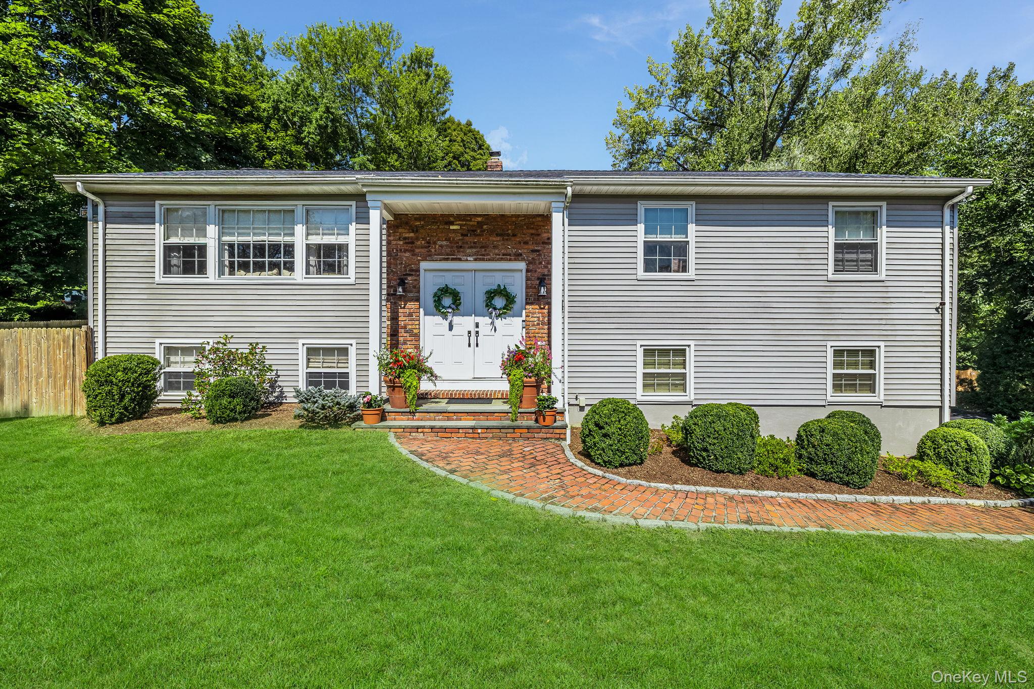 13 Robin Hood Rd, Bedford Hills, NY 10507 - MLS 891474 - Coldwell Banker