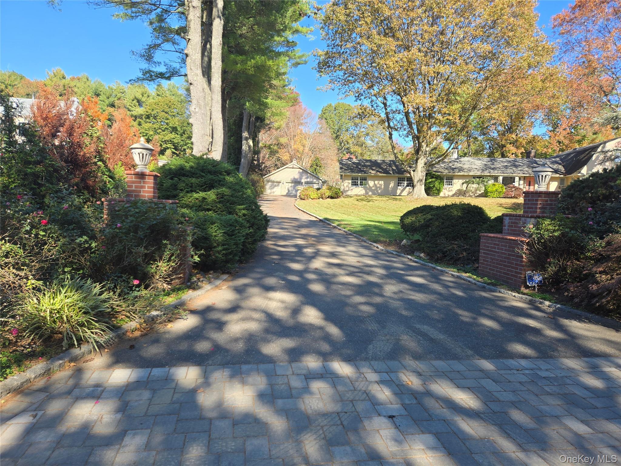 24 Rolling Hill Rd, Old Westbury, NY 11568 - MLS 929036 - Coldwell Banker