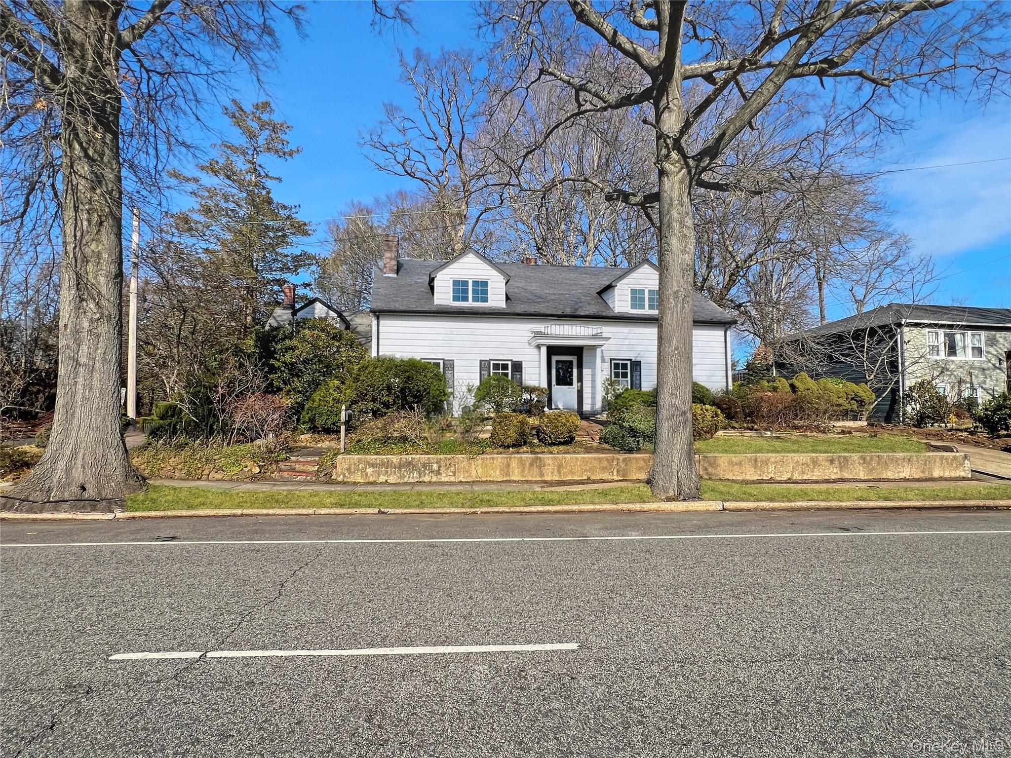 118 Shelter Rock Rd, Roslyn, NY 11576 - MLS 952407 - Coldwell Banker