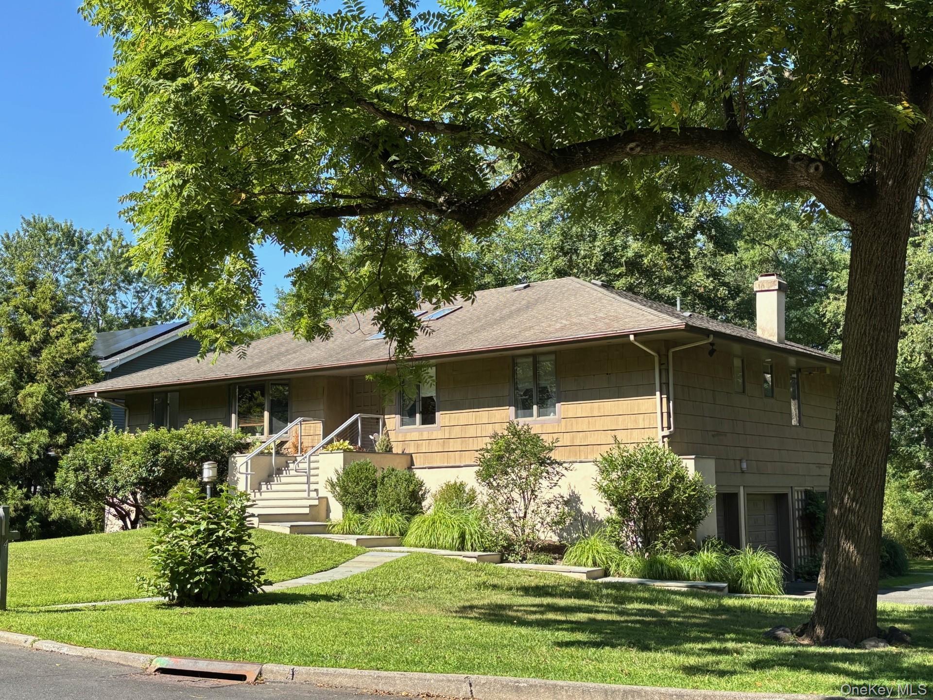 4 Ilinka Ln, Irvington, NY 10533 - MLS 961215 - Coldwell Banker
