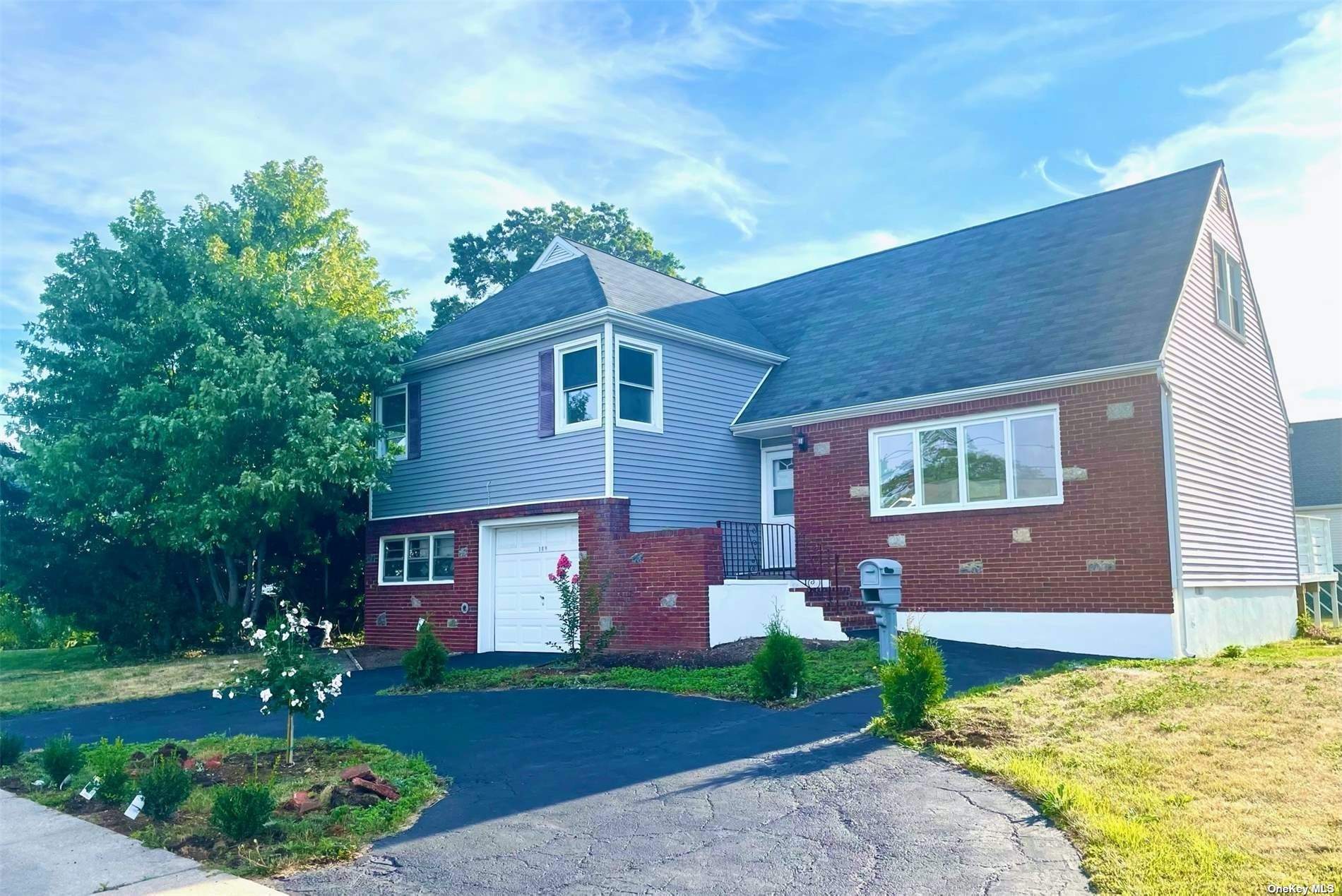189 Branch Ave Freeport Ny 11520 Mls L3468964 Coldwell Banker