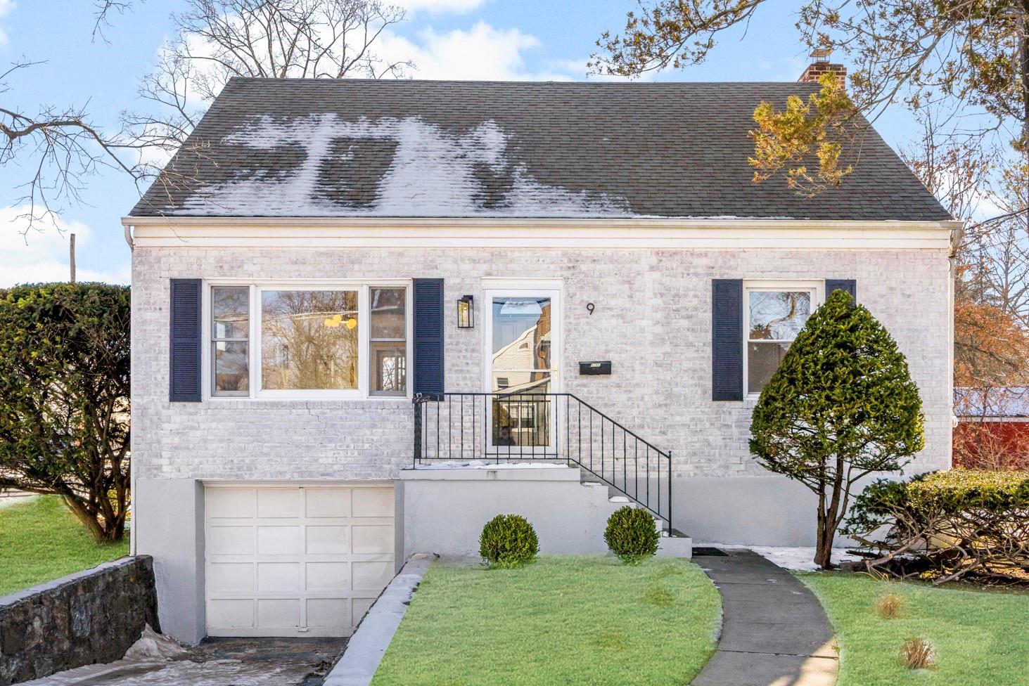 9 Bolton Ave, White Plains, NY 10605 - MLS 803956 - Coldwell Banker