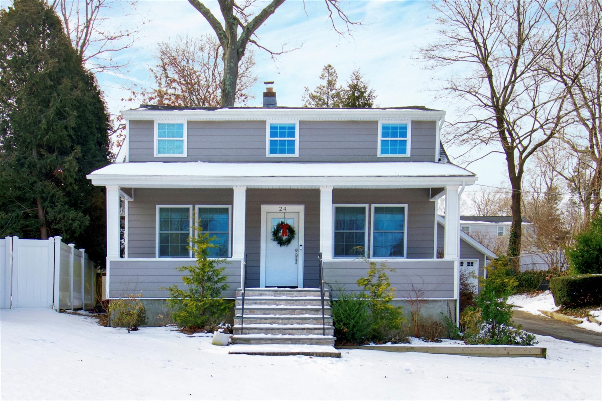 24 Soundview Ave, East Northport, NY 11731 - MLS 817613 - Coldwell Banker