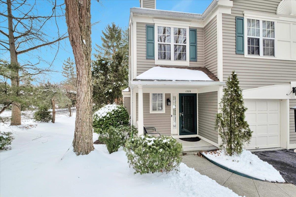 1206 Pondside Dr, White Plains, NY 10607 - MLS 822125 - Coldwell Banker