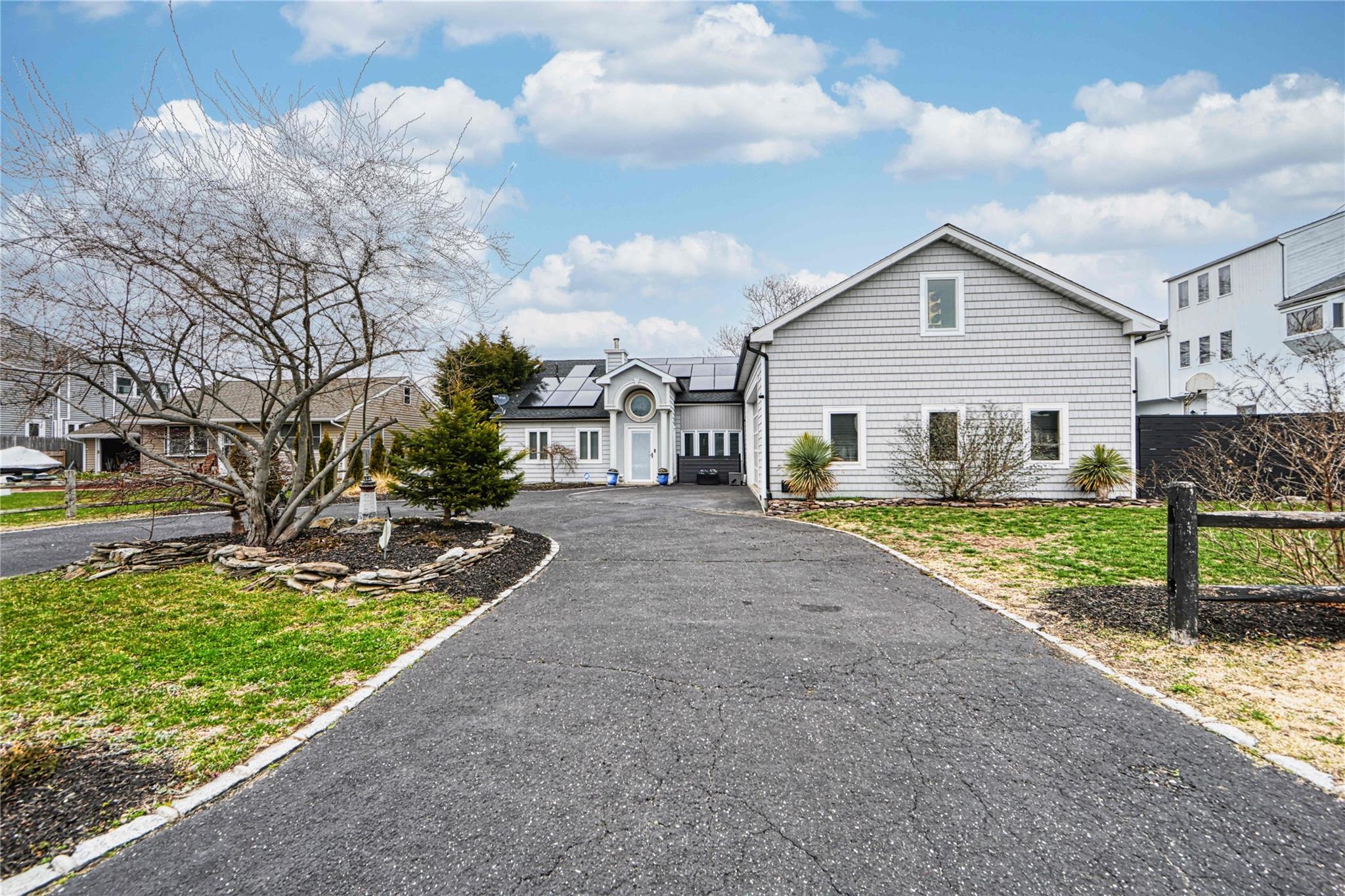 25 Fairlawn Ct, Shirley, NY 11967 - MLS 824740 - Coldwell Banker