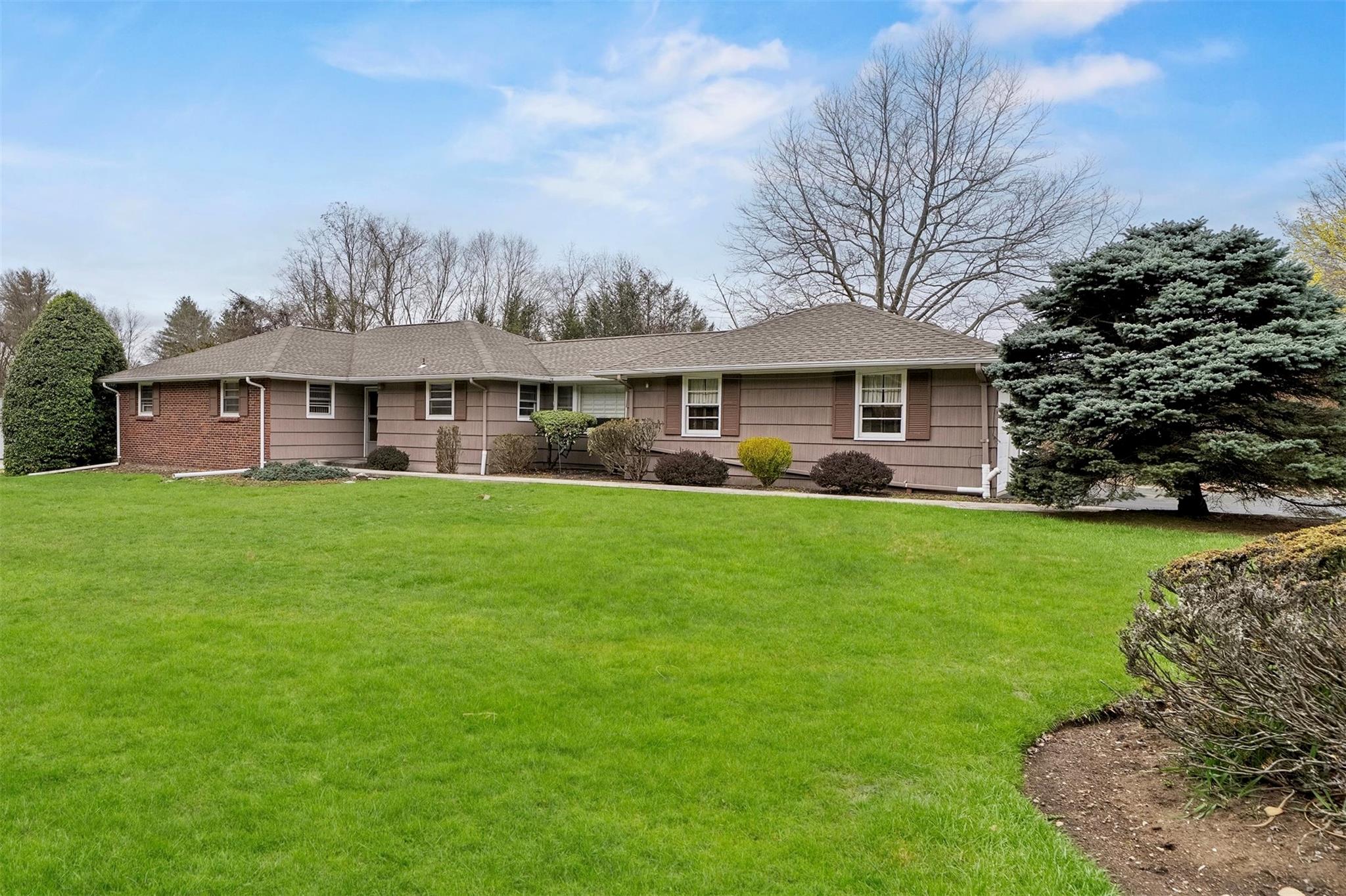 21 Westview Rd, Spring Valley, NY 10977 - MLS 837621 - Coldwell Banker