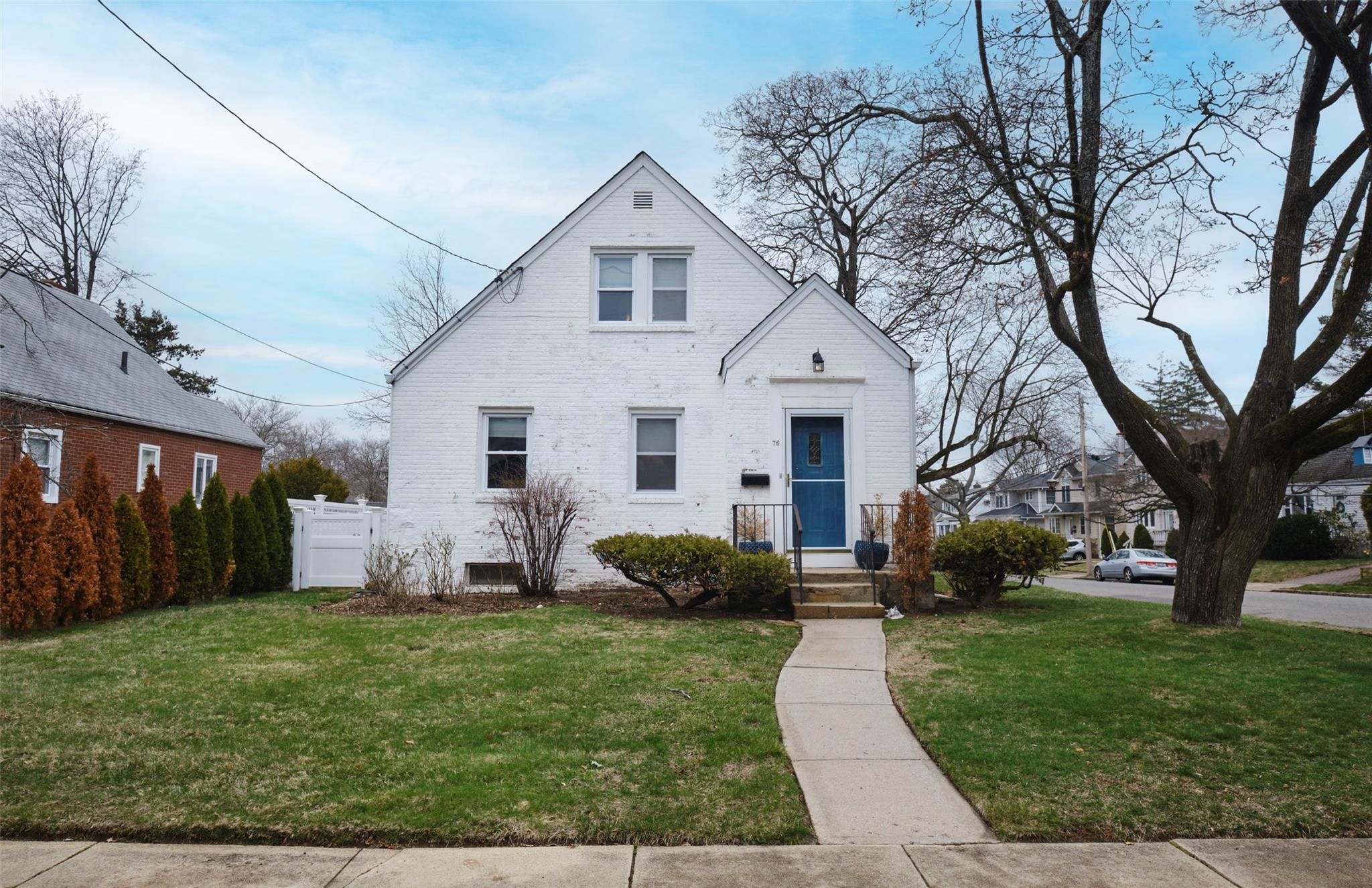 76 Moore St, New Hyde Park, NY 11040 - MLS 838165 - Coldwell Banker
