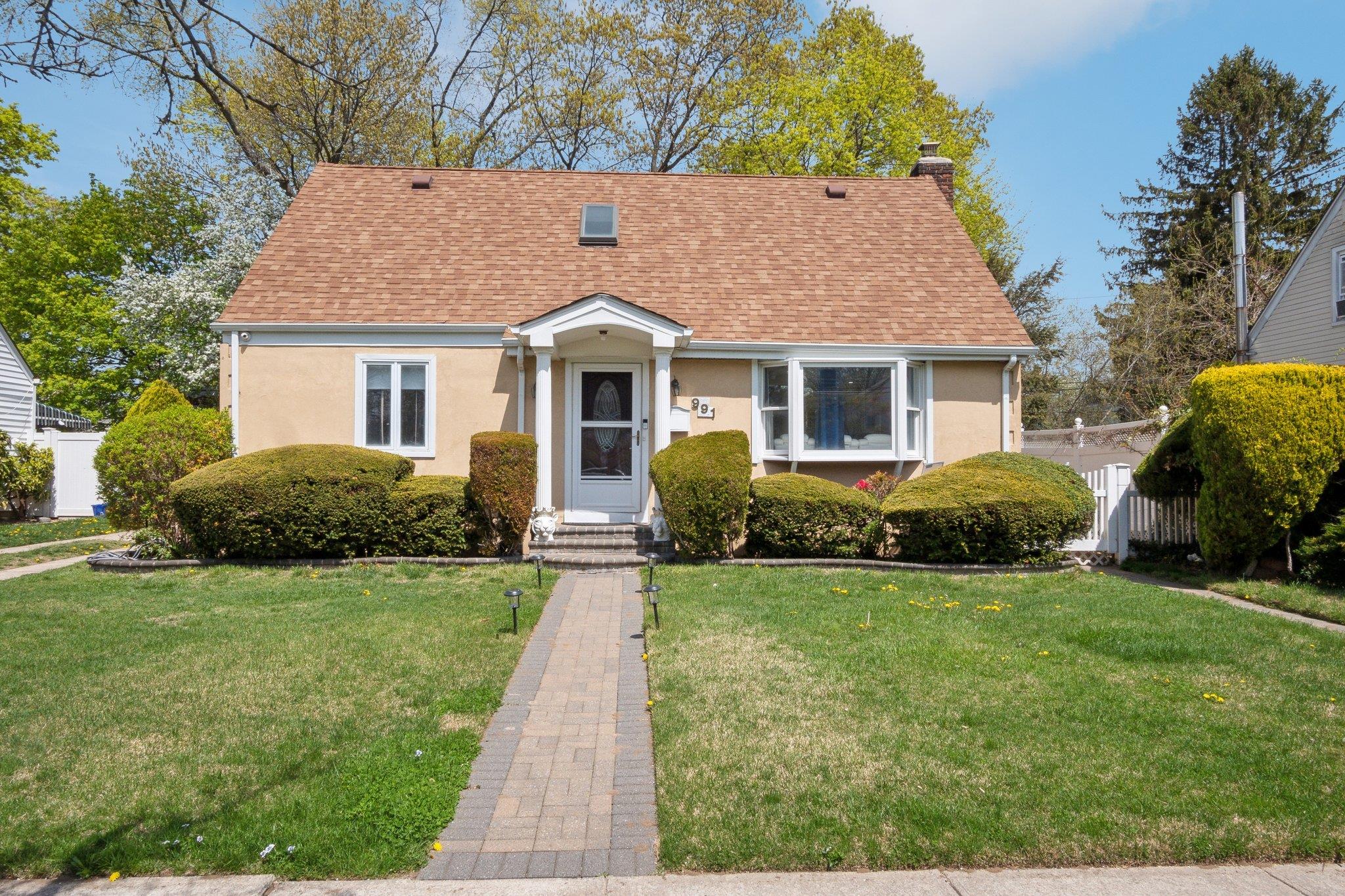 991 Henhawk Rd, Baldwin, NY 11510 - MLS 853778 - Coldwell Banker