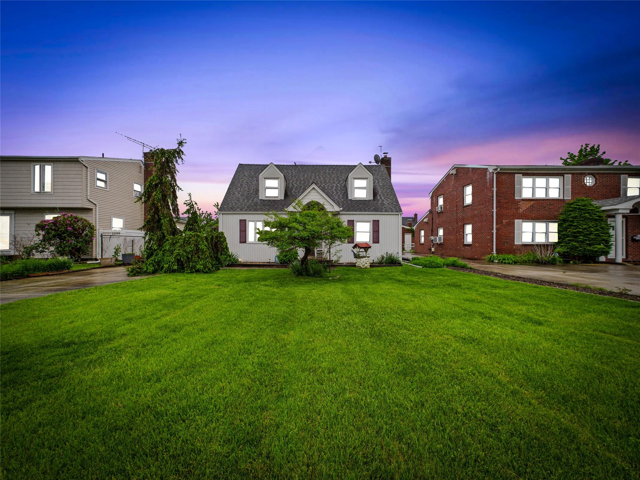 2 Gables Dr, Hicksville, NY 11801 - MLS 859609 - Coldwell Banker