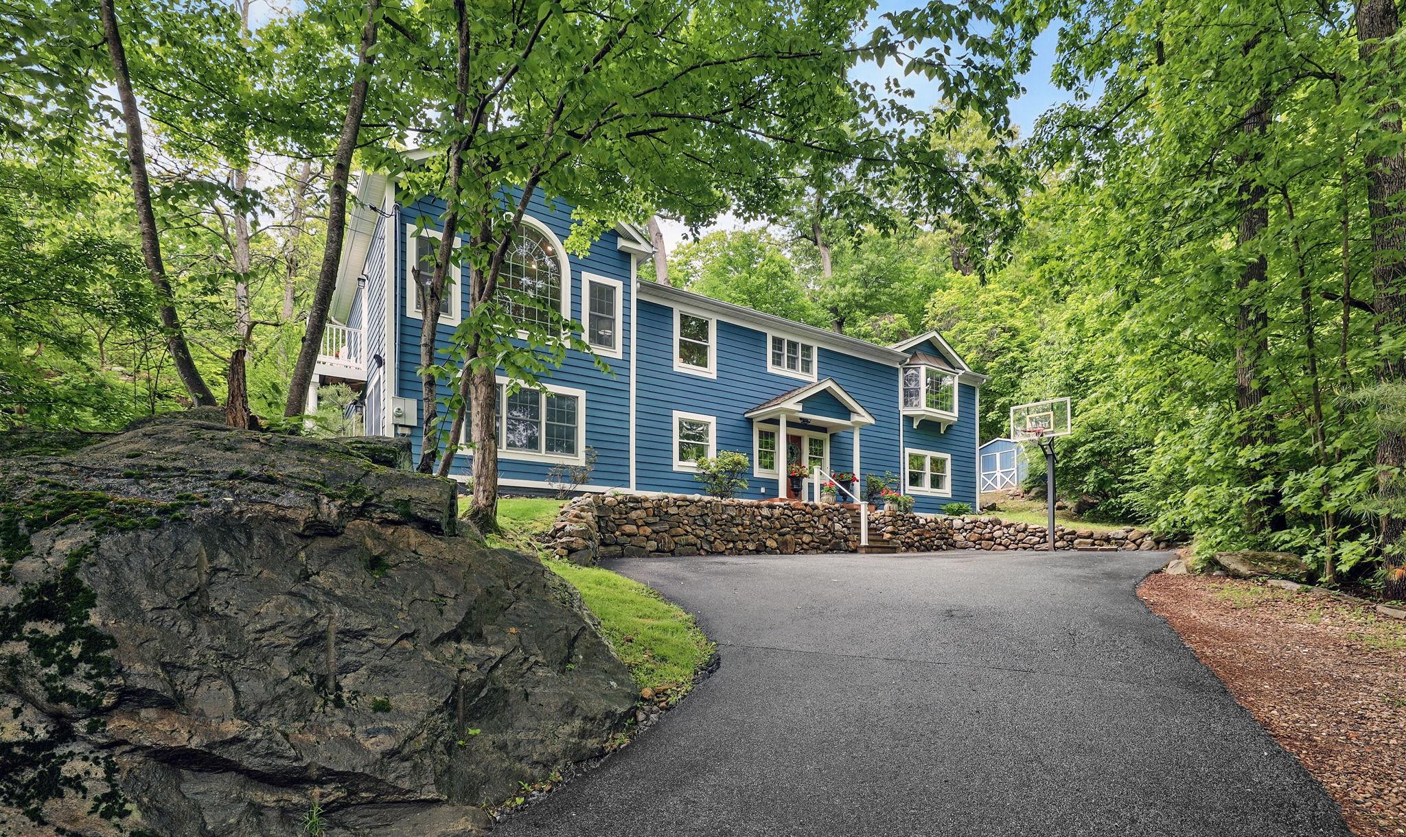 9 Saint Joans Pl, Sloatsburg, NY 10974 - MLS 864430 - Coldwell Banker