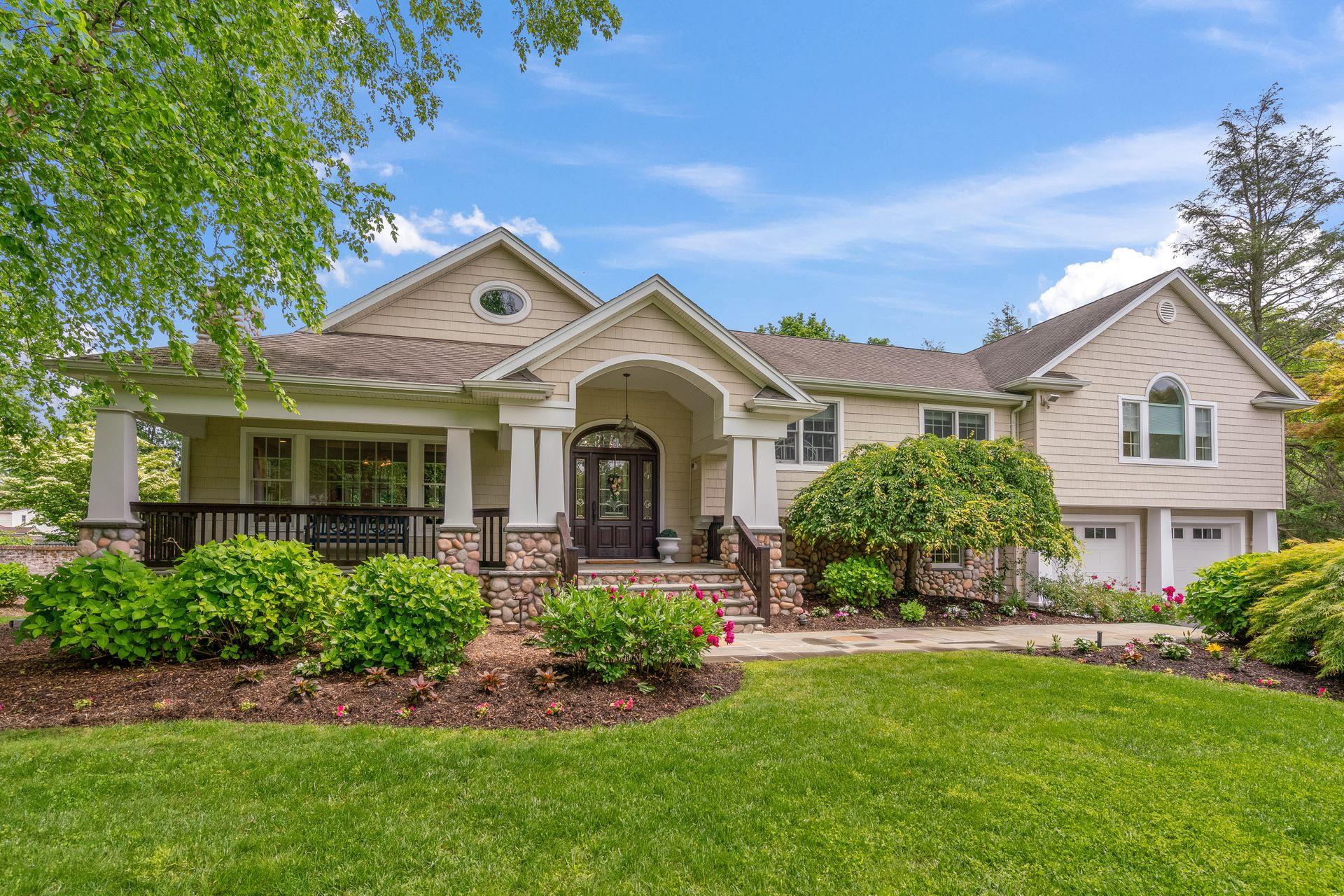 30 Salem Ridge Dr, Huntington, NY 11743 - MLS 873162 - Coldwell Banker