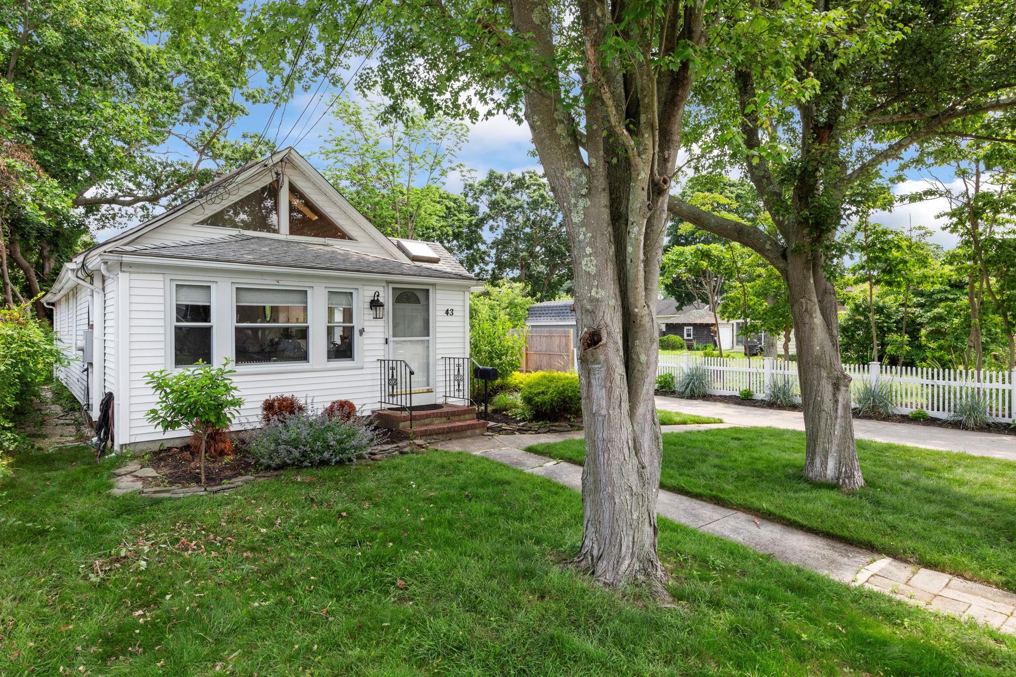 43 Willett Ave, Sayville, NY 11782 - MLS 874398 - Coldwell Banker