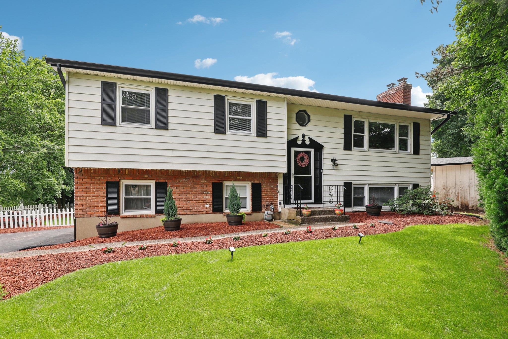 118 & 114 Standish Dr, Pearl River, NY 10965 - MLS 875045 - Coldwell Banker