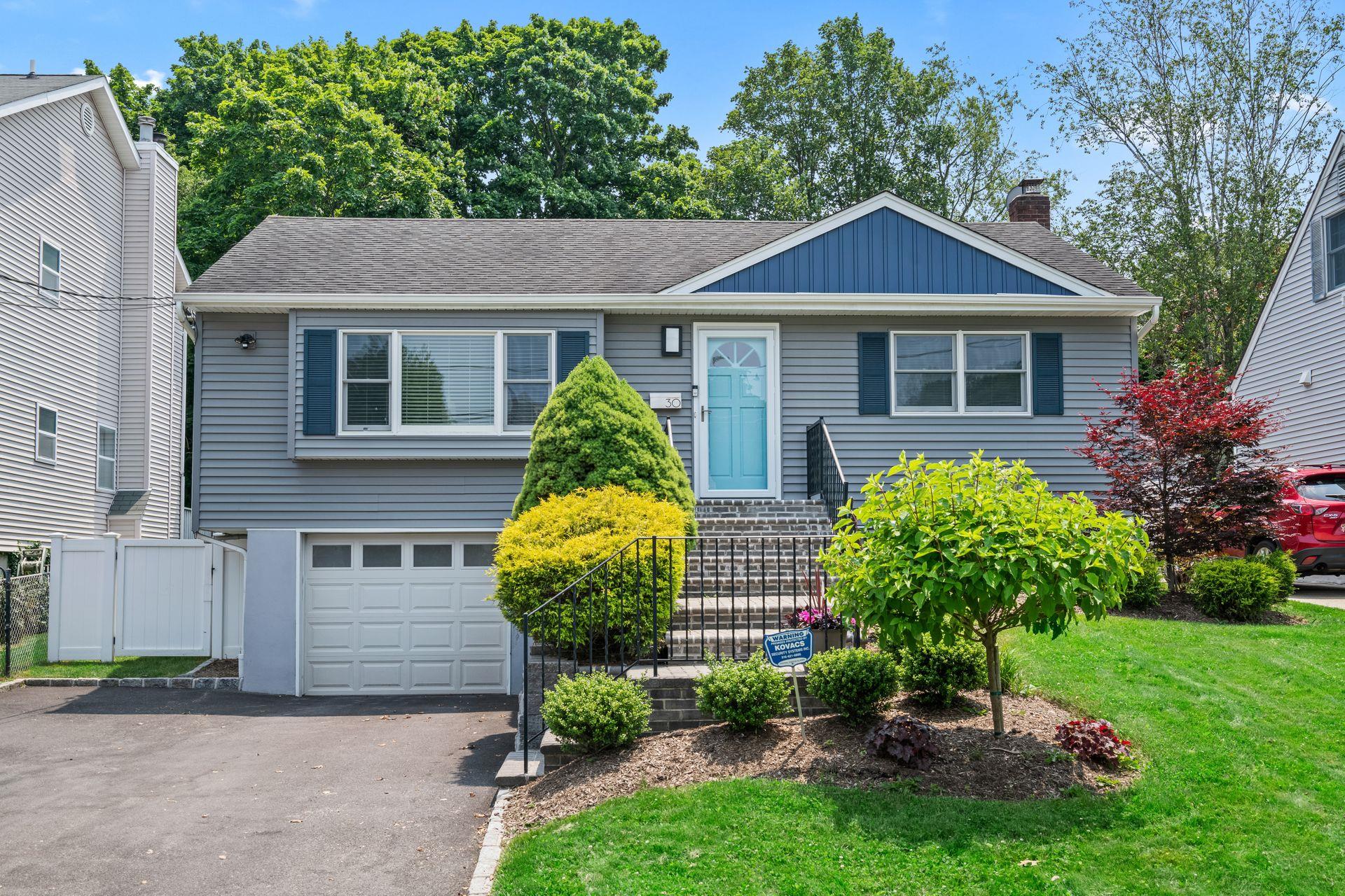30 Chestnut St, Huntington, NY 11743 - MLS 878746 - Coldwell Banker
