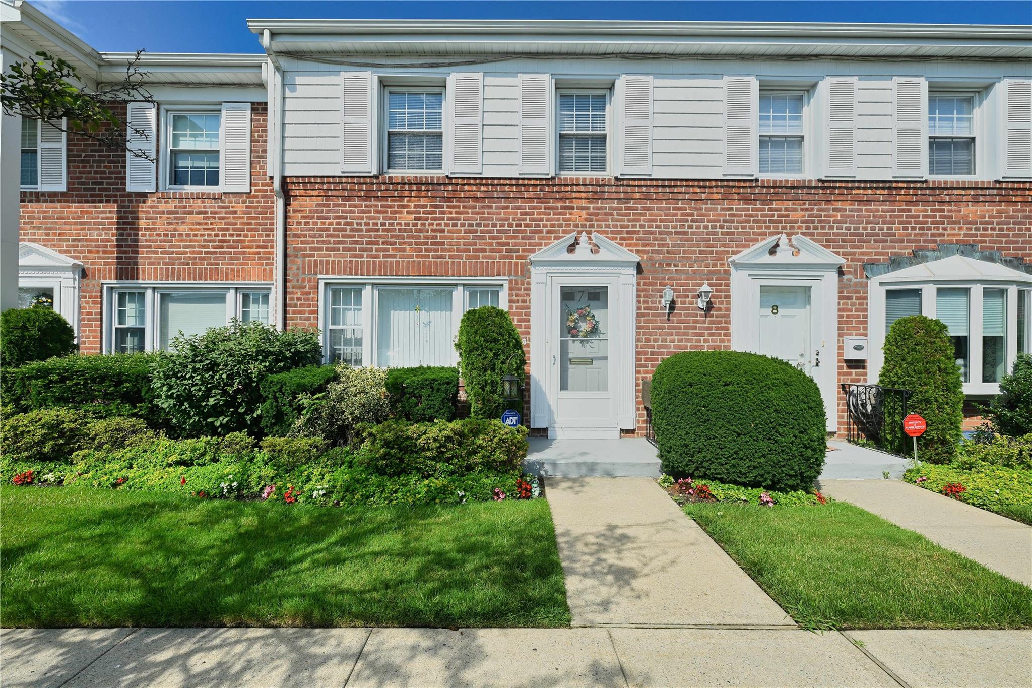 281 Wheeler Ave #7, Valley Stream, NY 11580 - MLS 886956 - Coldwell Banker