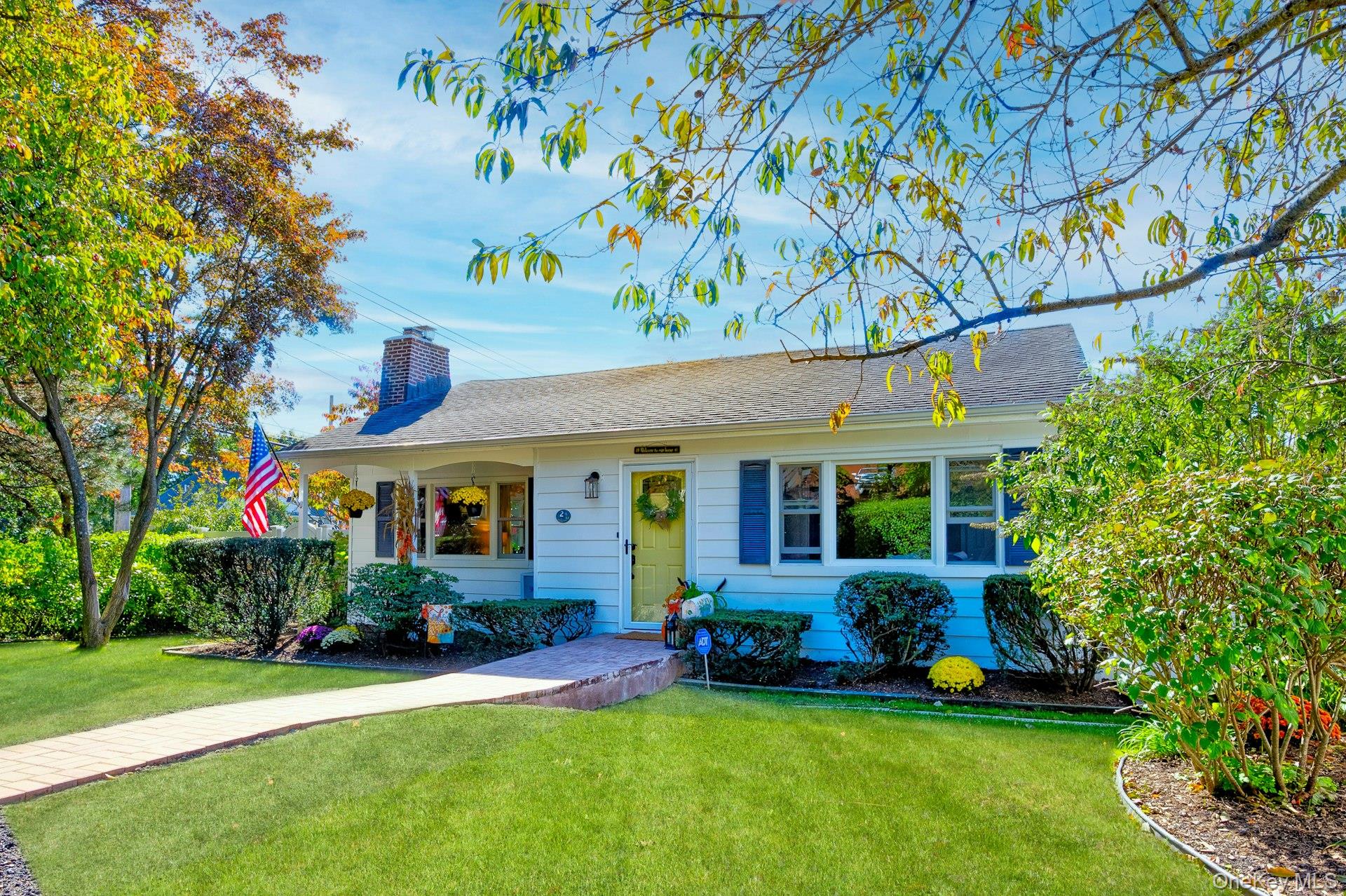 2 Overlook Dr, Huntington, NY 11743 - MLS 923202 - Coldwell Banker