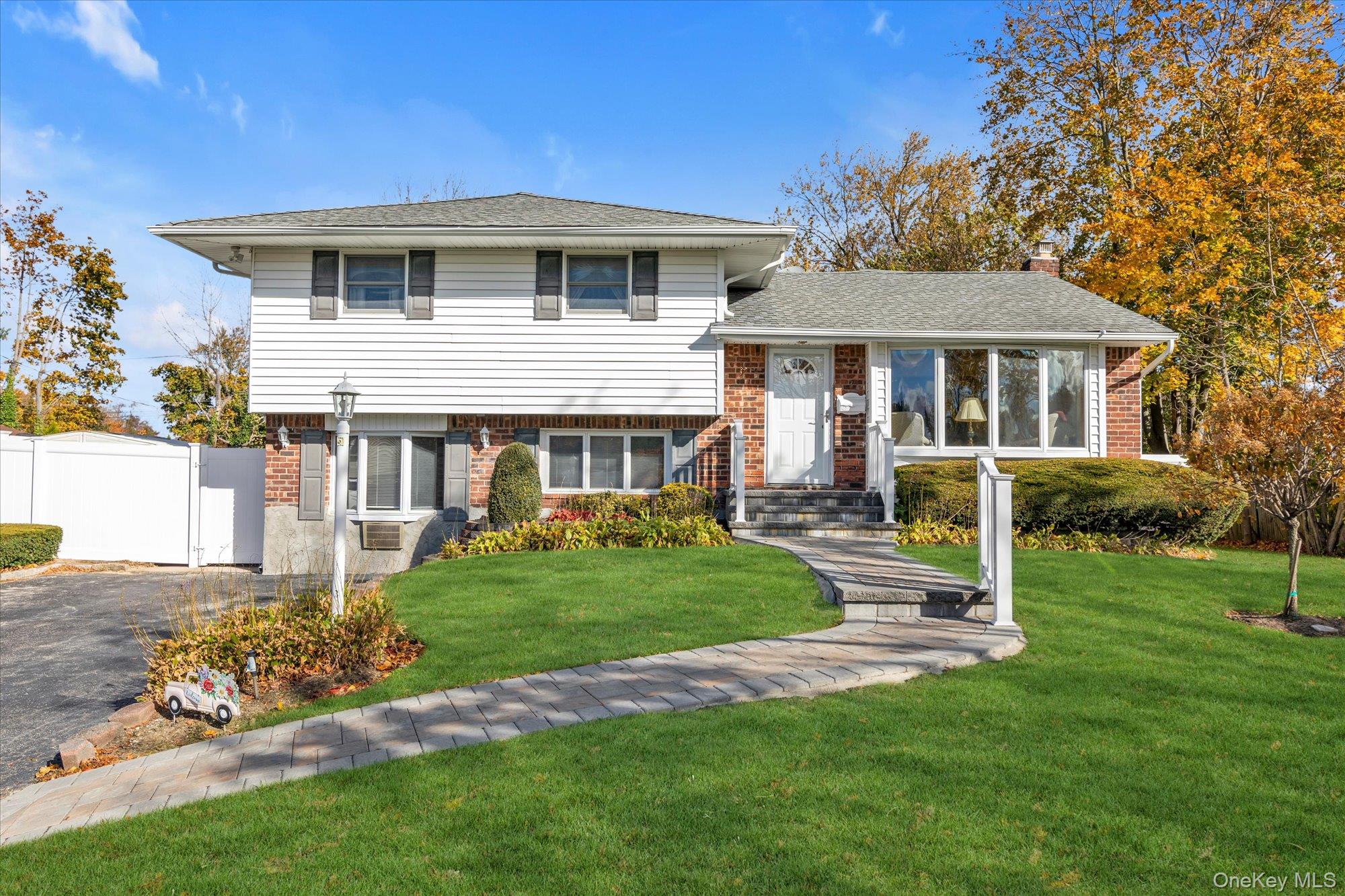 3 Gardenia Dr, Commack, NY 11725 - MLS 933031 - Coldwell Banker