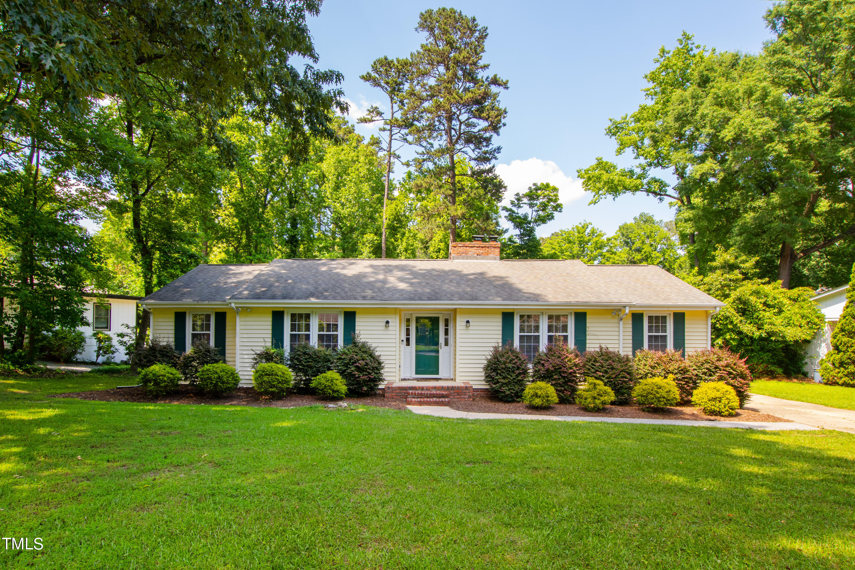 5501 Old Forge Cir, Raleigh, NC 27609 - MLS 10031085 - Coldwell Banker