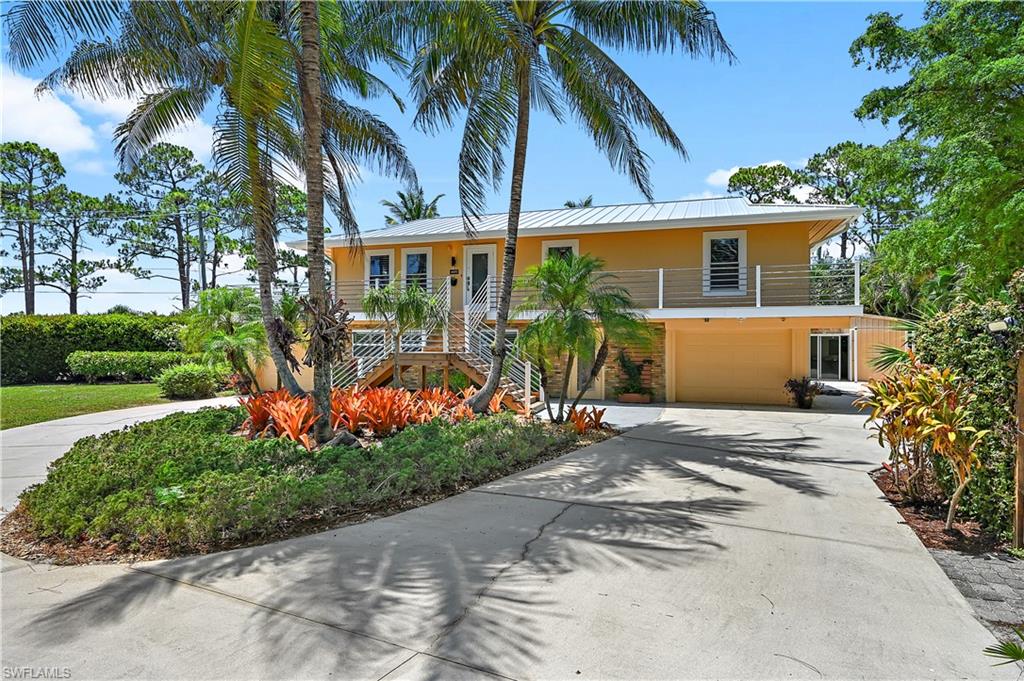 4680 Key Largo Ln, Bonita Springs, FL 34134 - MLS 225050584 - Coldwell ...