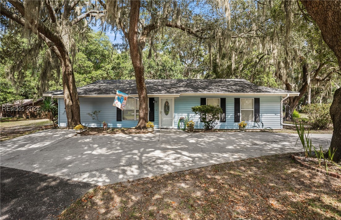 7 Ashley Dr, Beaufort, SC 29907 - MLS 446897 - Coldwell Banker