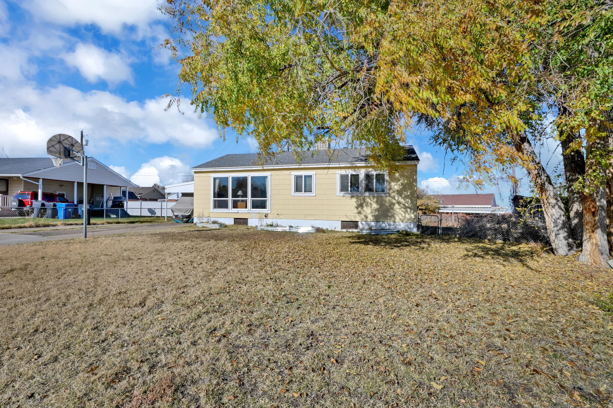 5025 S 550 W, Washington Terrace, UT 84405 - MLS 2122956 - Coldwell Banker